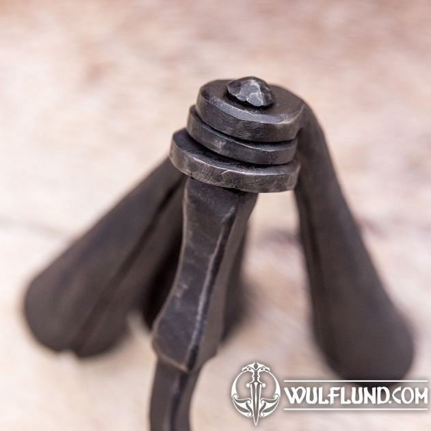 Medieval Cauldron Tripod, forged produits forgés Fer forgé et monnaie ...