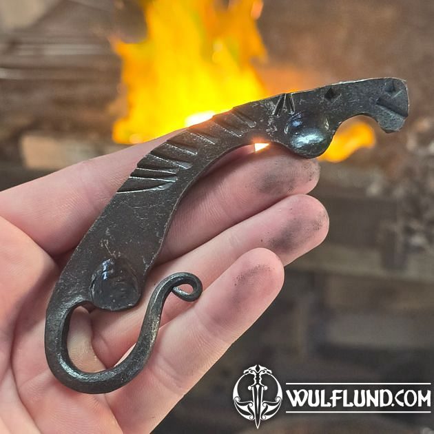 Décapsuleur forgé - Cheval produits forgés Fer forgé et monnaie Nous ...