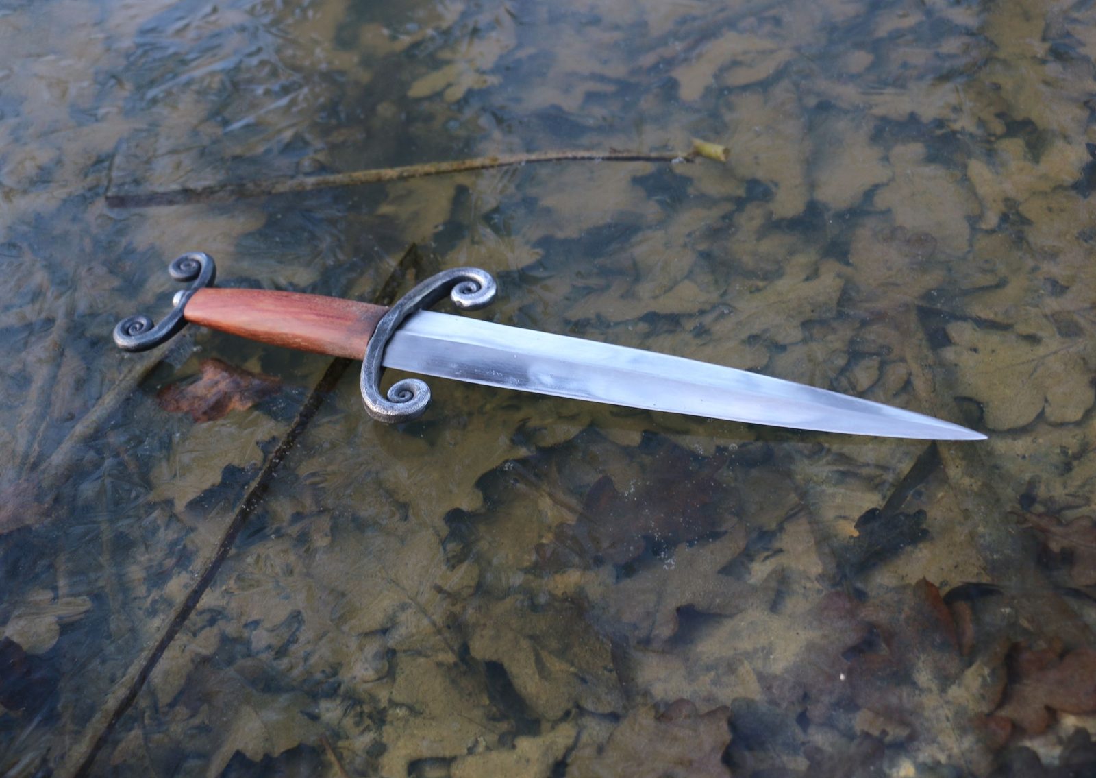 TADEUS, Dagger Wulflund