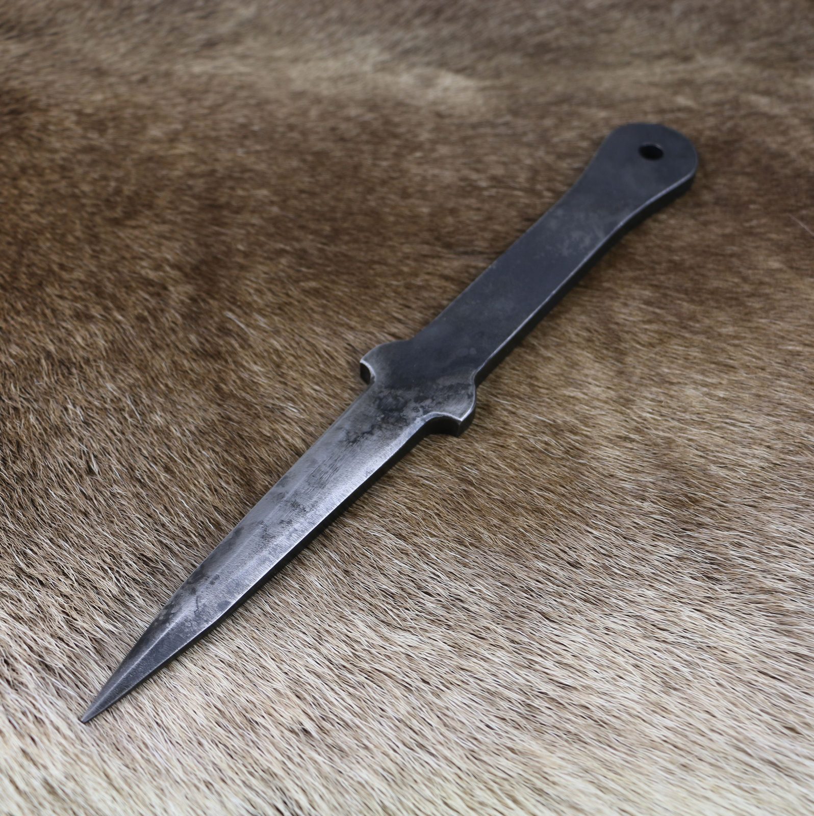 GLADIATOR Throwing Knife Black 8mm Wulflund
