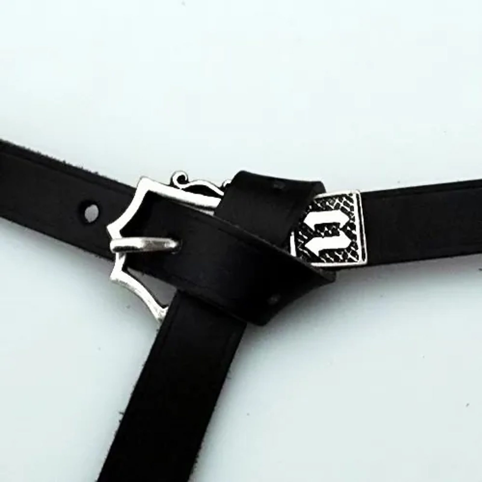 Medieval leather belt, England Wulflund
