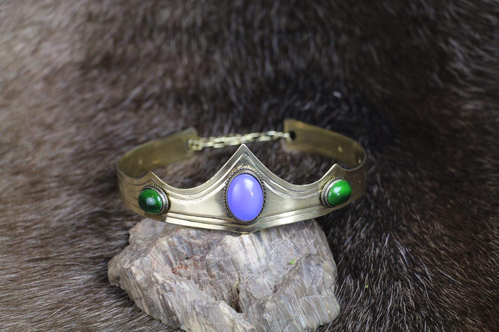 CARDIOLA - Medieval Crown, brass and glass Wulflund