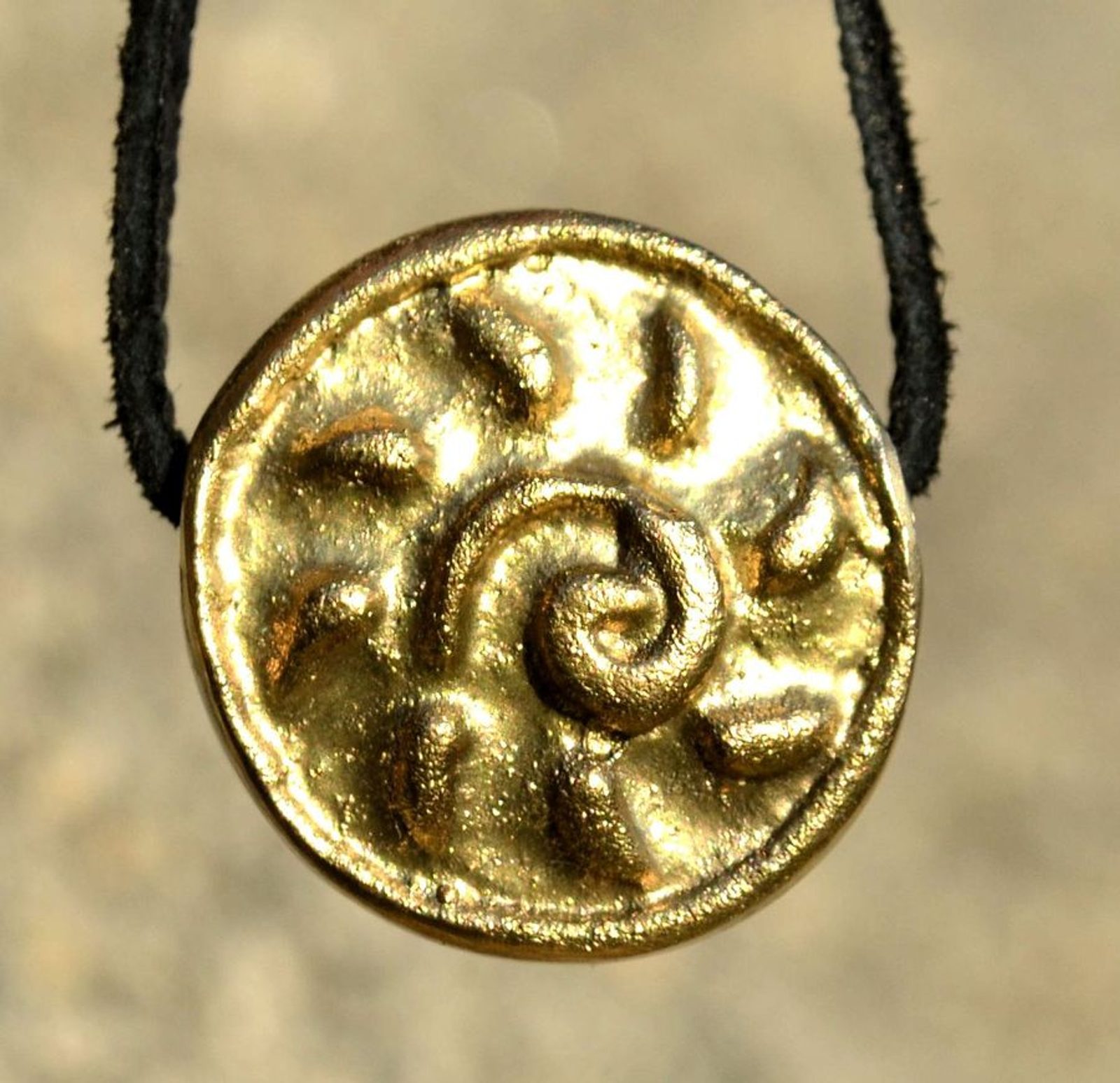 CELTIC BRONZE SUN TALISMAN, Oppidum Zavist Wulflund