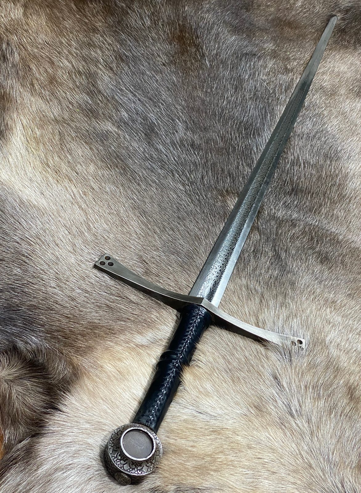 FLORIAN - medieval one and a half hand etched sharp sword Wulflund