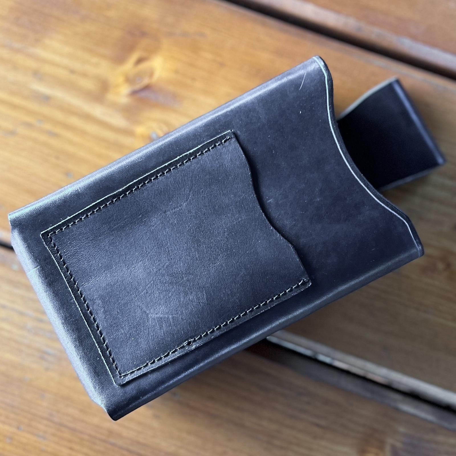 LEATHER CASHIER - case, black Wulflund