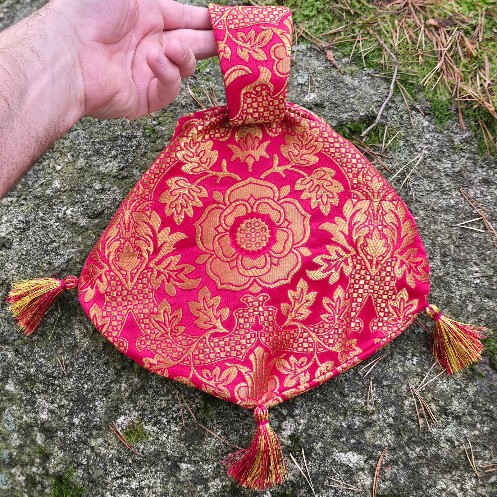 Medieval ladies' bag, 15th century, brocade Wulflund