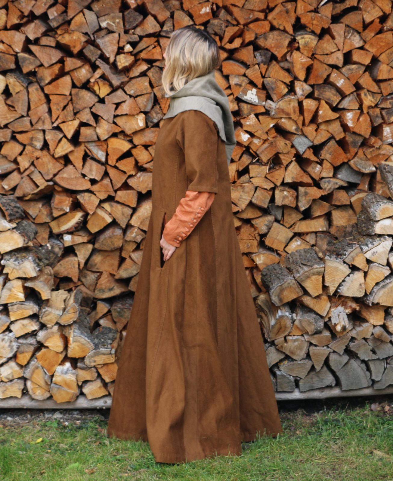 UPPER DRESS - MEDIEVAL COSTUME, ladies, 14th century Wulflund