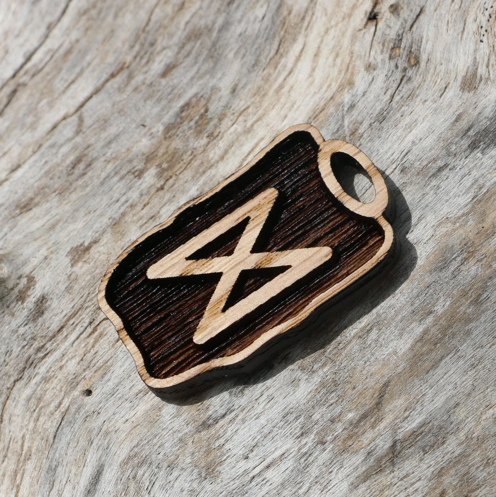 Dagaz - Rune - Futhark, Wood Kadlus rune pendants Jewellery Wulflund