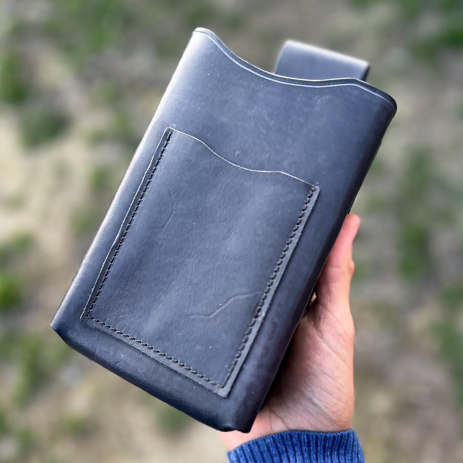 LEATHER CASHIER - case, black Wulflund