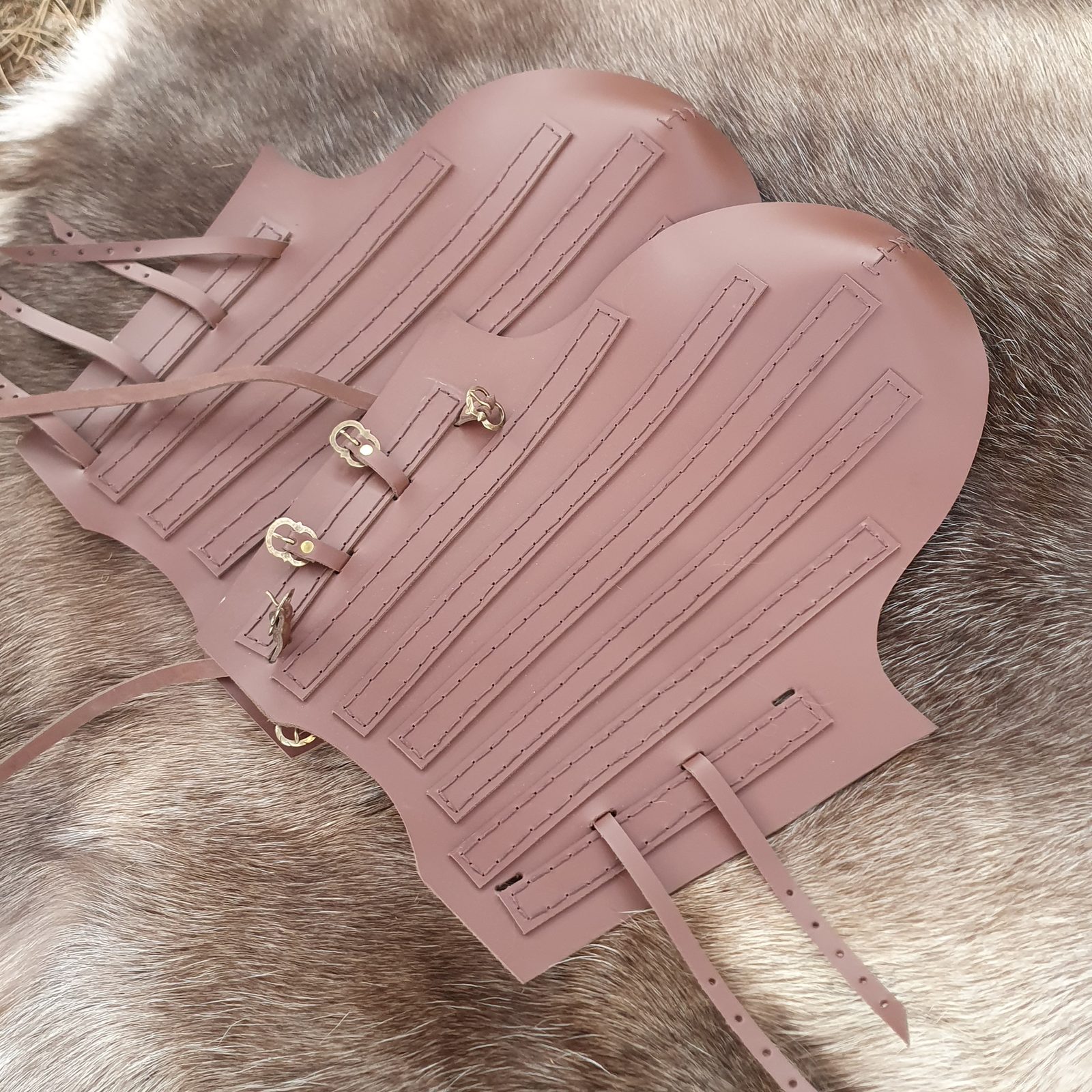 LEATHER LEG GUARDS with slats Wulflund