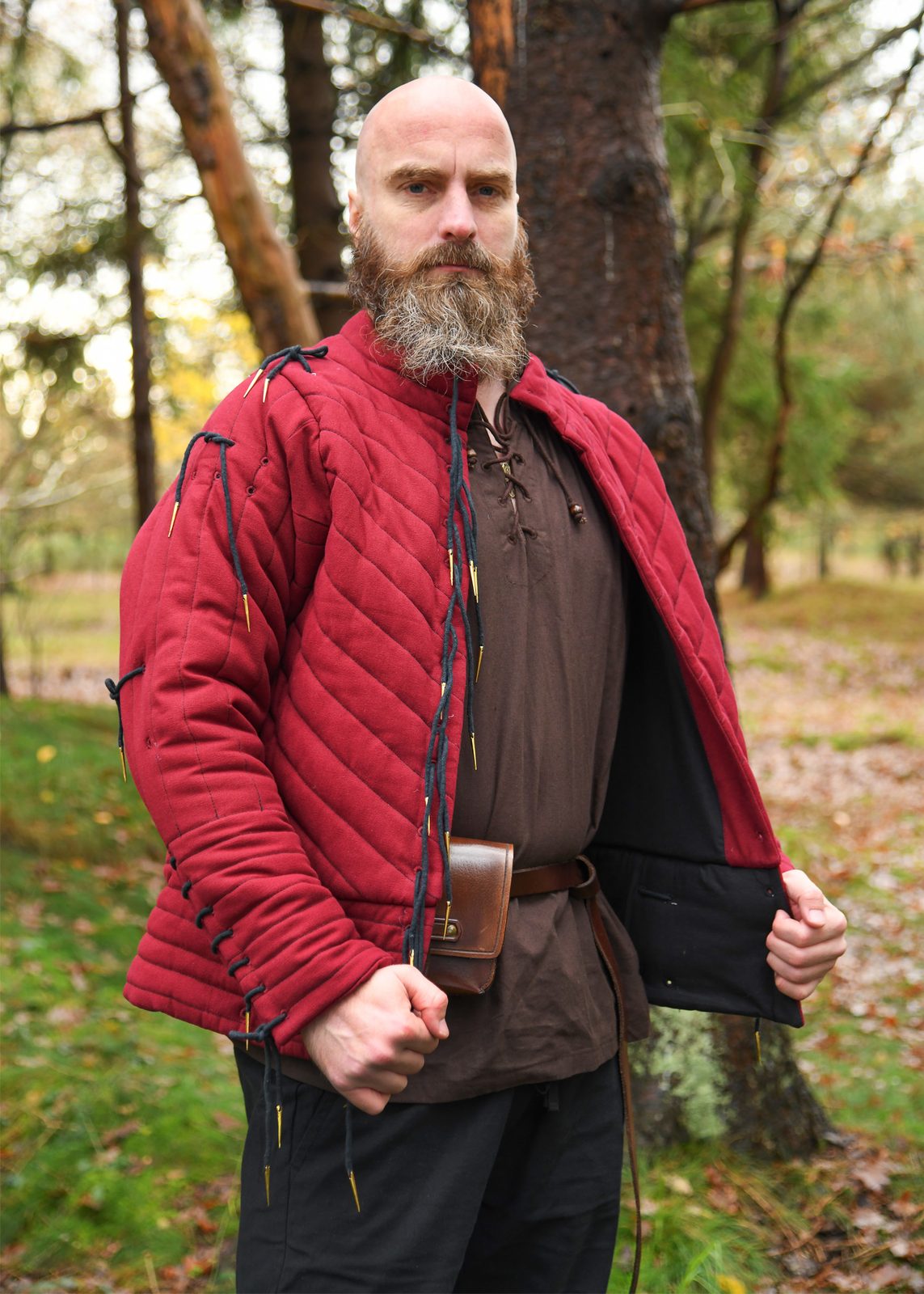 Padded Doublet with Arming Points, wine red - black Wulflund