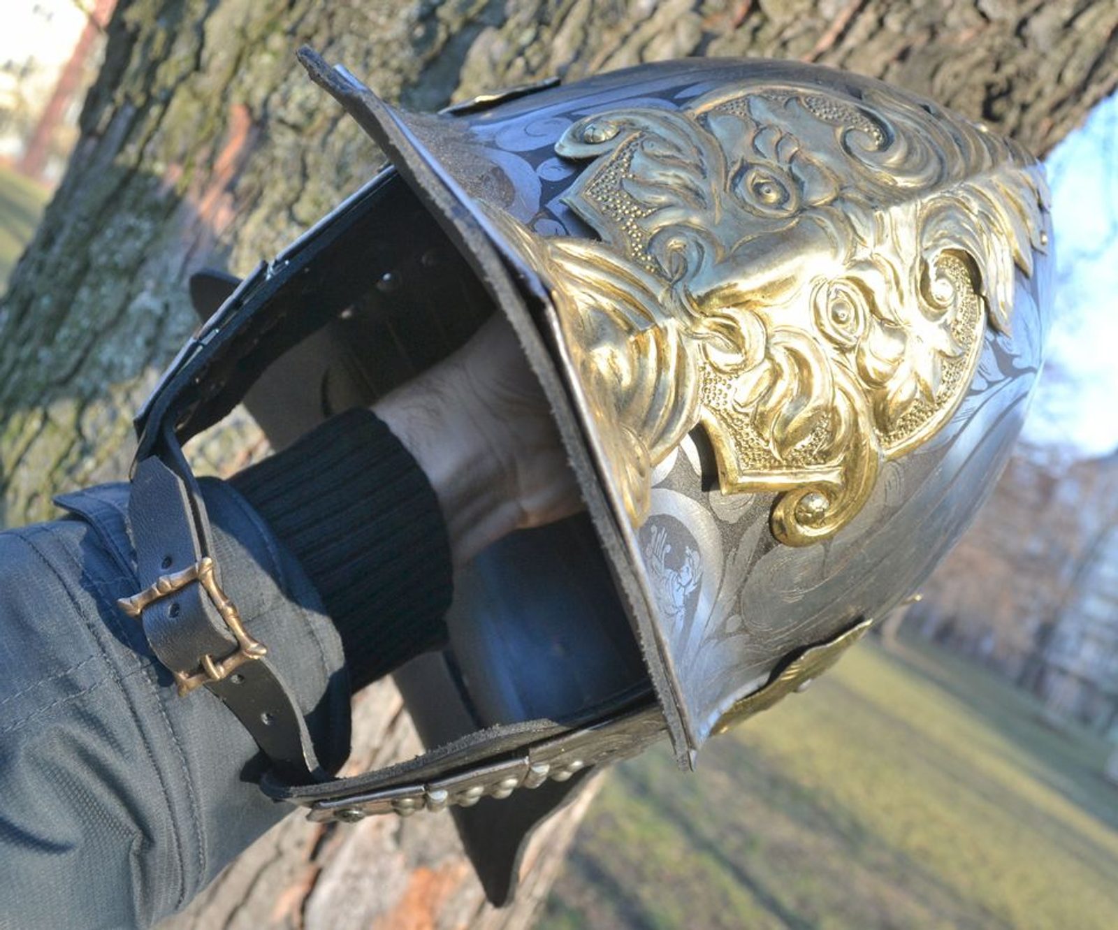PERSEUS, luxury etched renaissance helmet Wulflund
