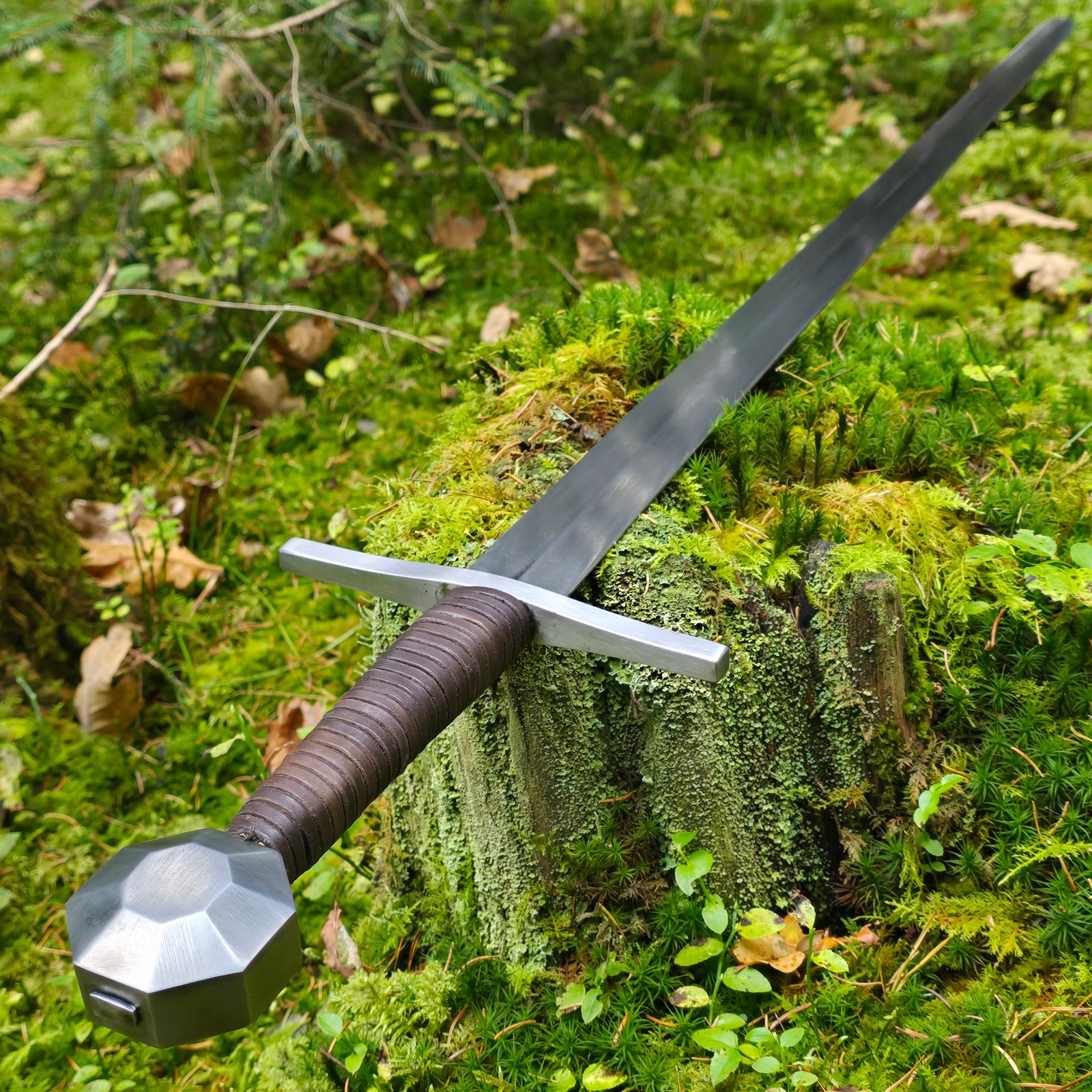 SCHWAMBERG, One-Handed Medieval Sword, Full Tang Wulflund