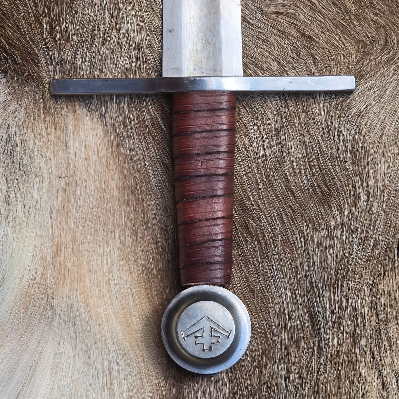 Sword, Bohemia, XIII. century, replica Wulflund