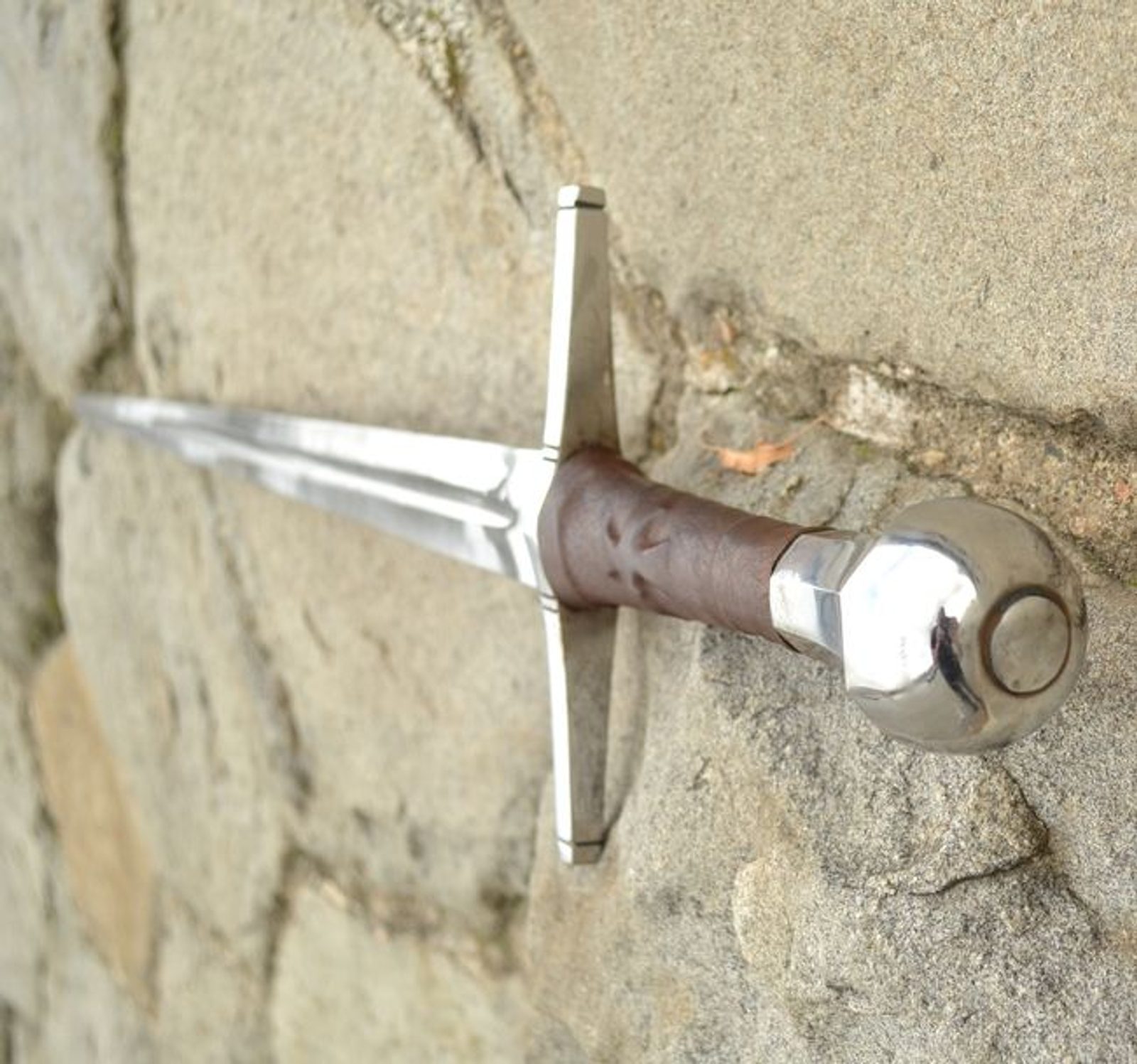 WALERAN, one handed combat sword Drakkaria Medieval swords Swords ...