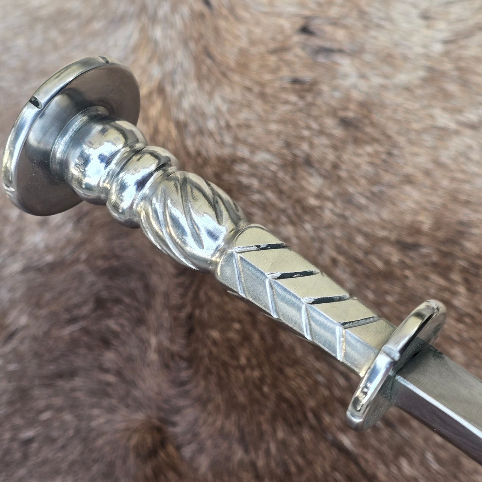 Rondel Dagger, Panzerstecher type, XV. century Wulflund