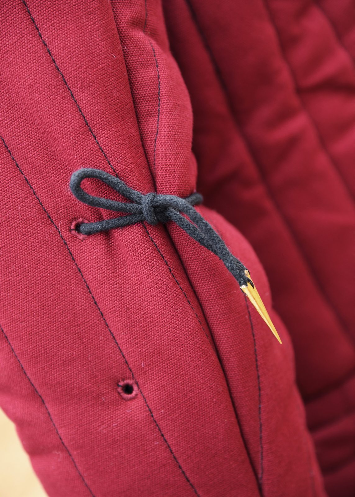 Padded Doublet with Arming Points, wine red - black Wulflund