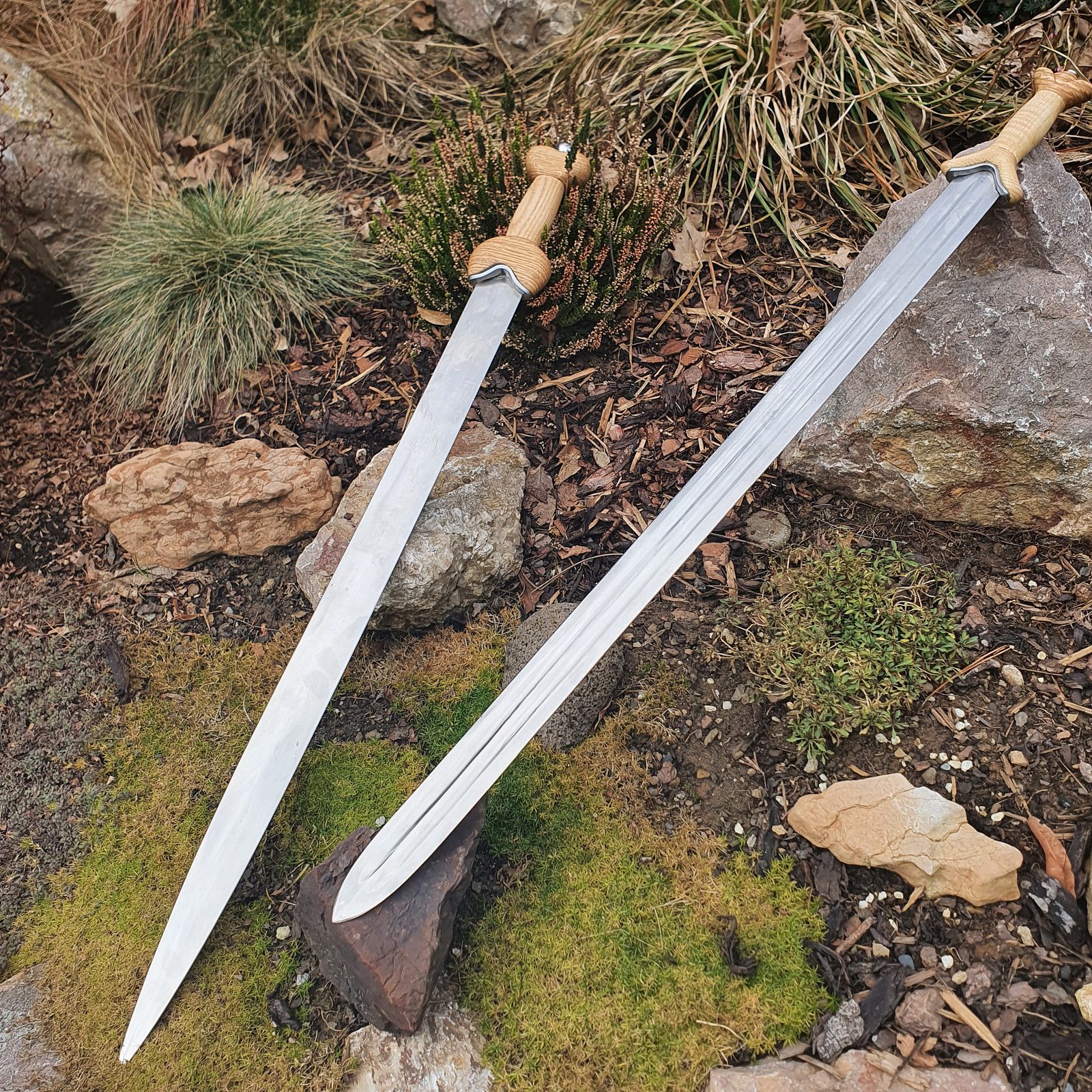 CELTIC SWORD, replica, Early Iron Age, La Téne Wulflund