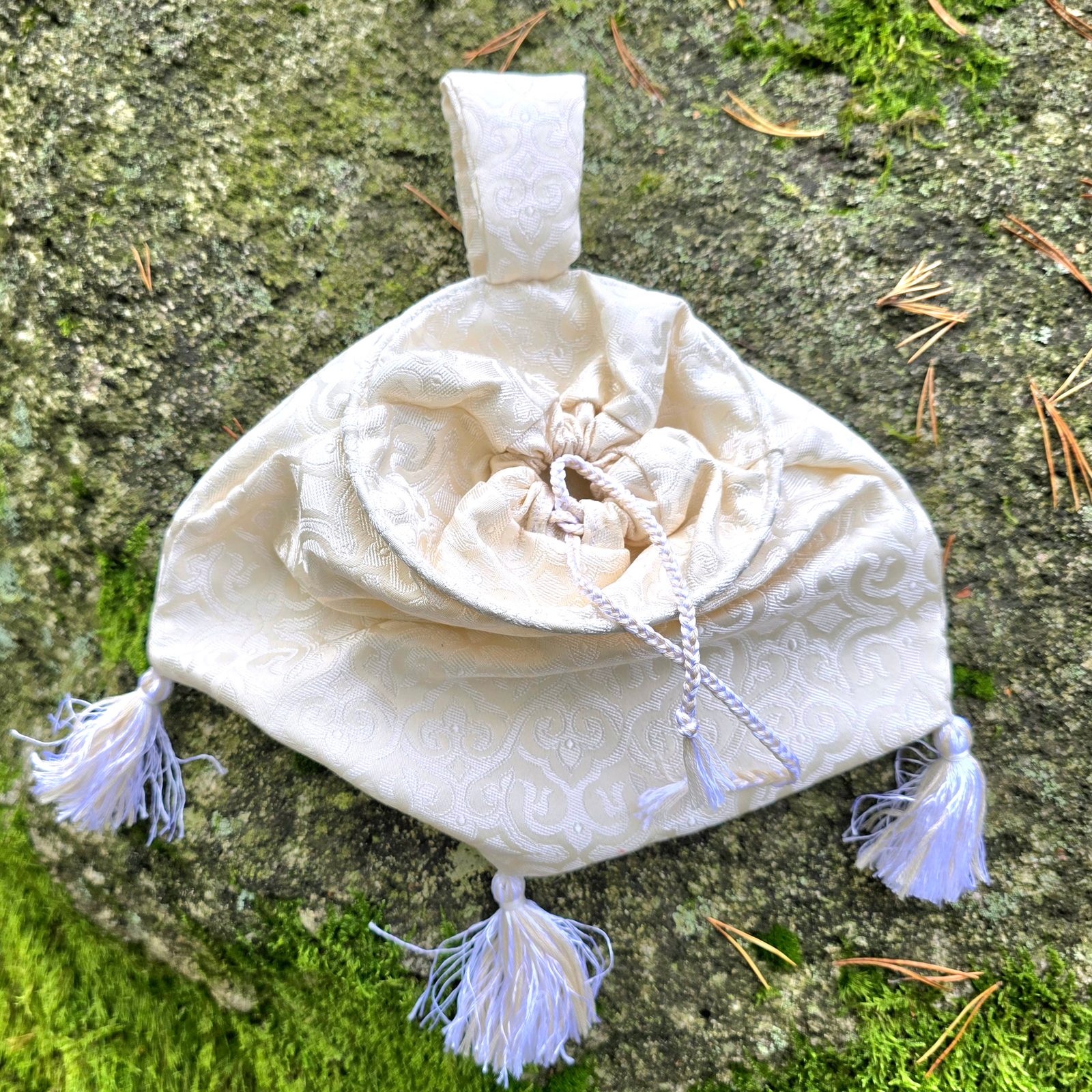 Medieval ladies' bag, 15th century, brocade, white Drakkaria Bags ...