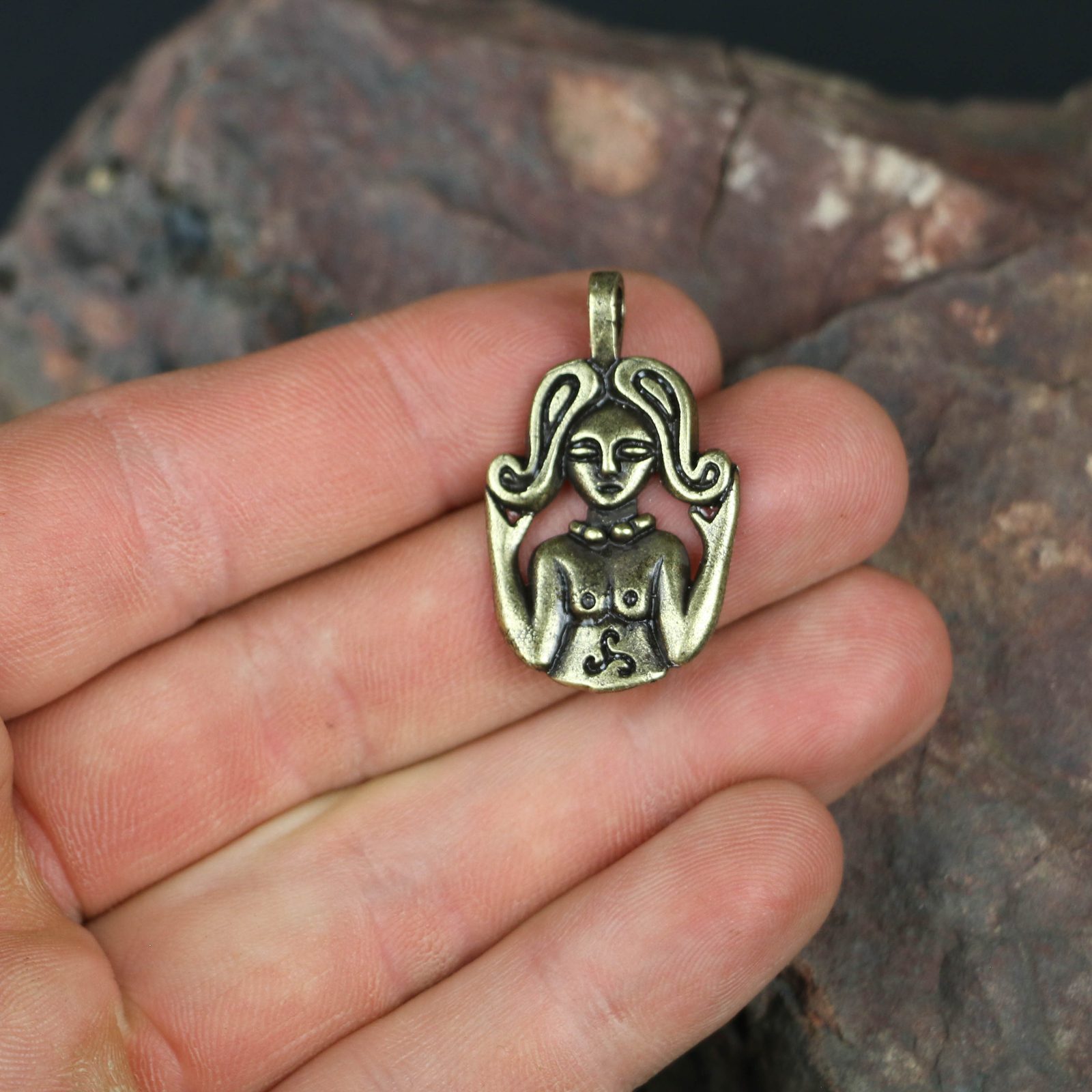 CELTIC GODDESS, zinc pendant, antique brass Wulflund