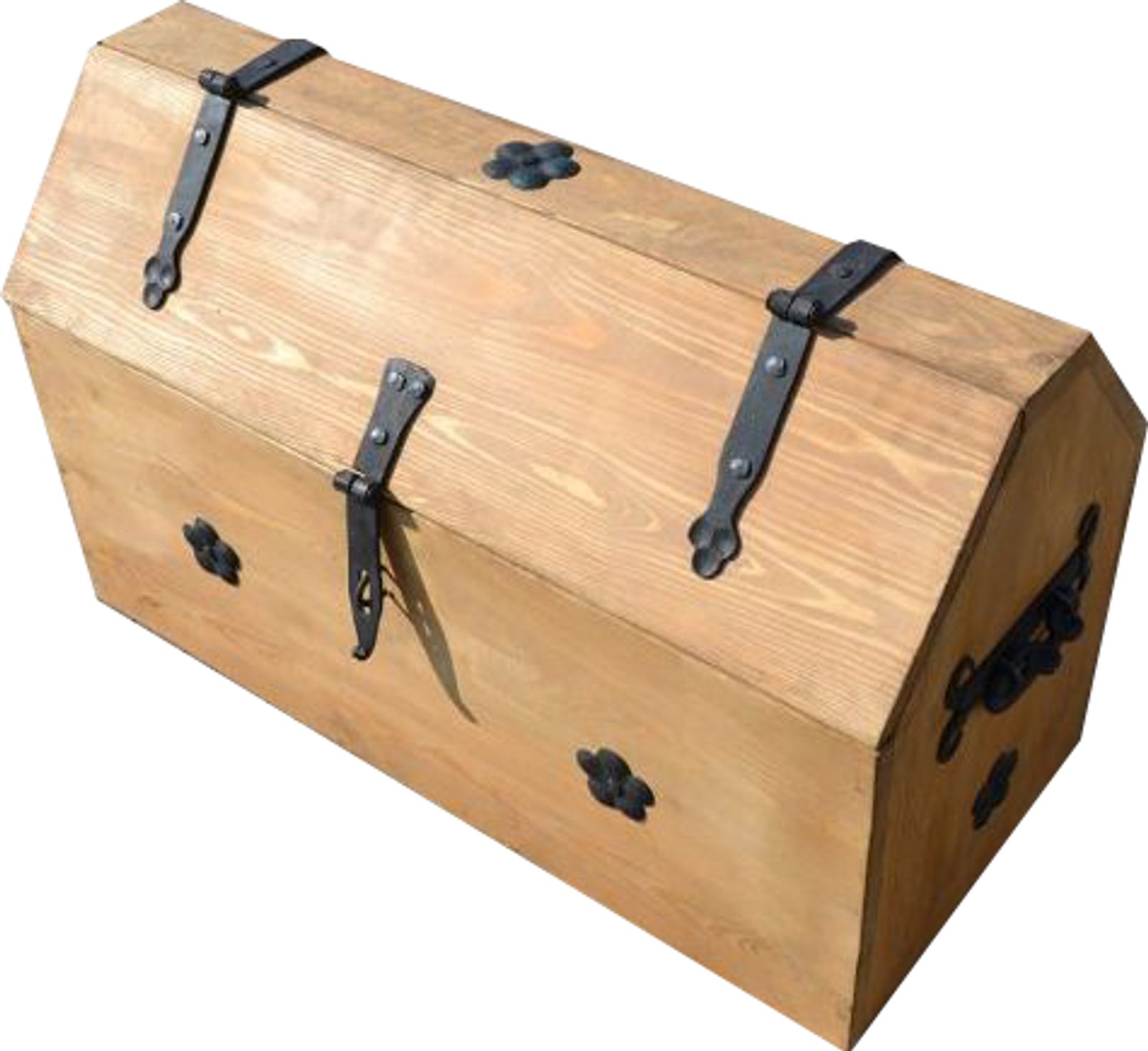 Home decor, Woodcarving, Statues, chests Wulflund