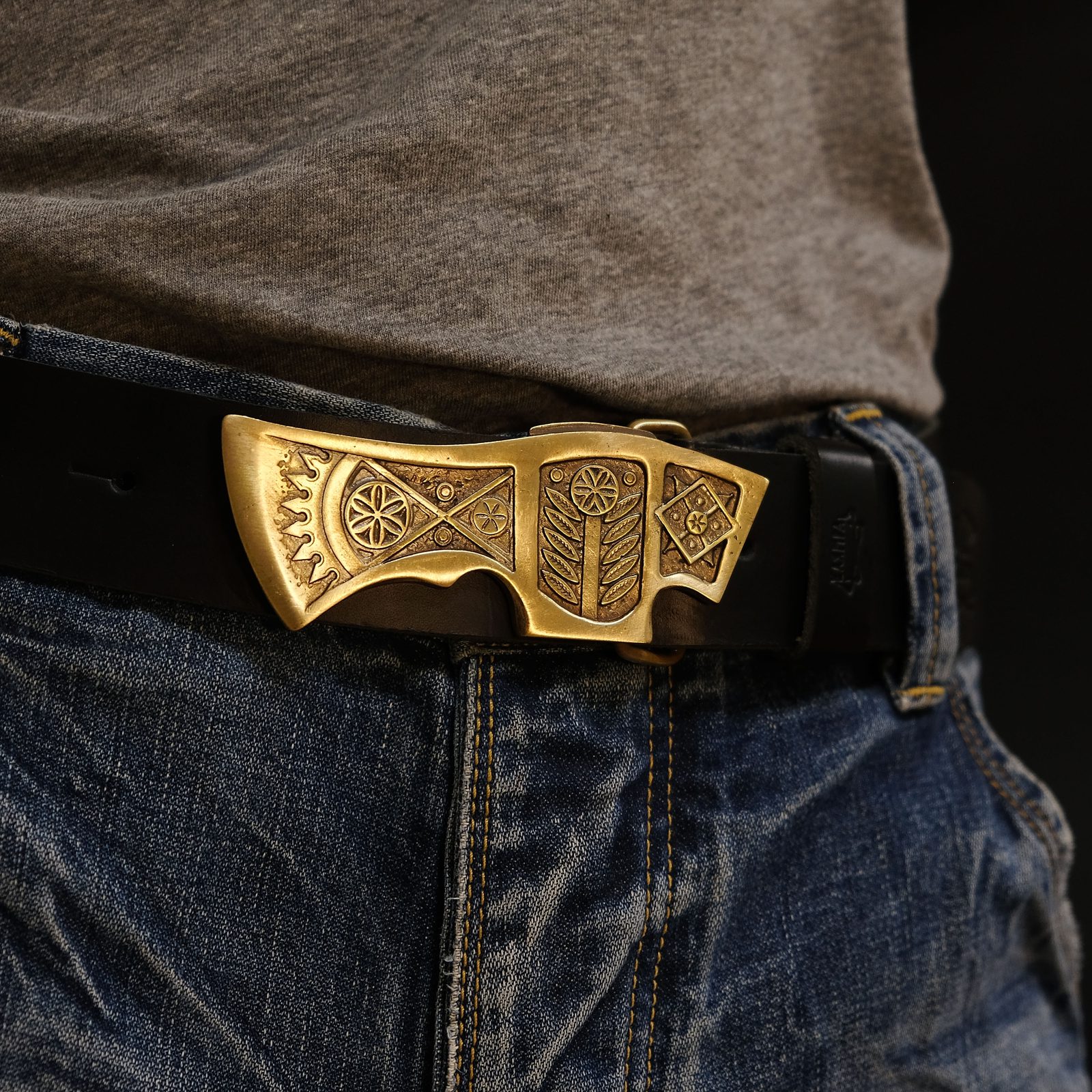 Carpathian axe, belt buckle, brass Wulflund