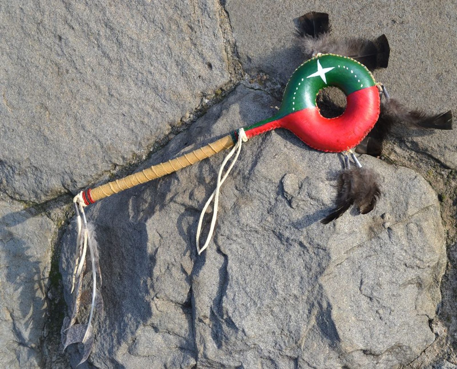 Shaman Rattle of Cheyenne People with Morning Star Wir lassen ...
