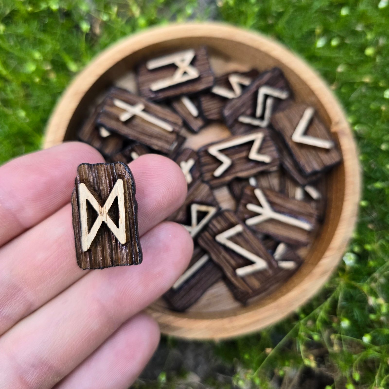 NORSE RUNES - FUTHARK with box - VALKNUT Wulflund