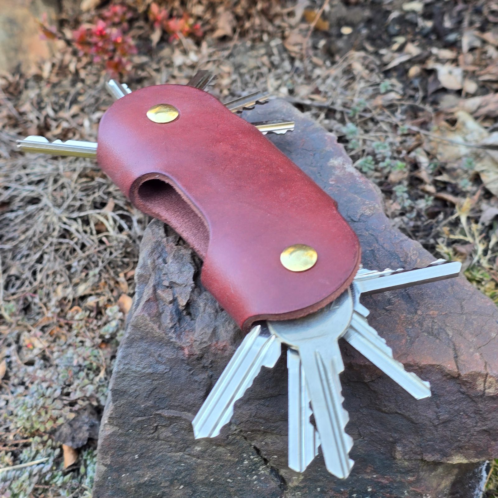 LEATHER KEYCHAIN with screws, cognac Wulflund