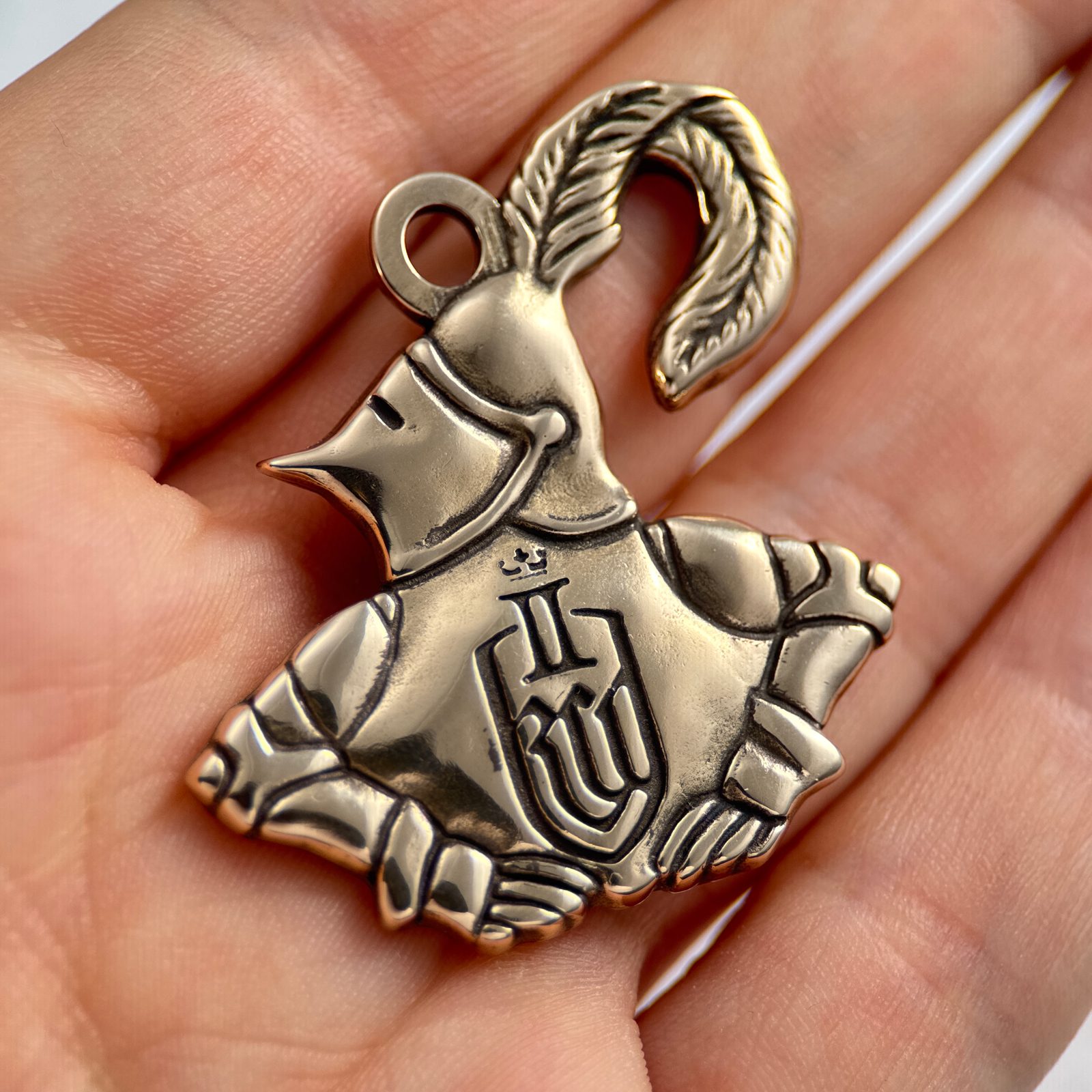 Knight Pendant, Kingdom Come: Deliverance II, bronze Wulflund