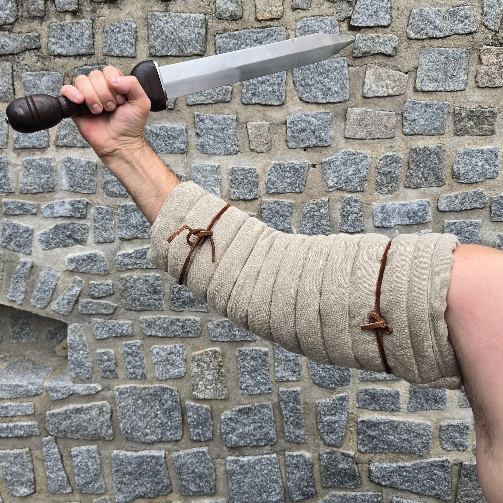 Manica gladiatoria - quilted gladiator arm Gladiator Films and Games ...