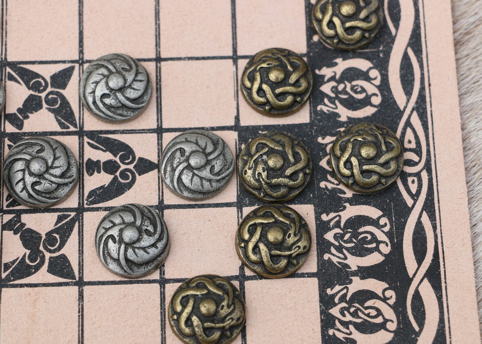HNEFATAFL or Tafl, Viking Board Game - leather and stones Wulflund