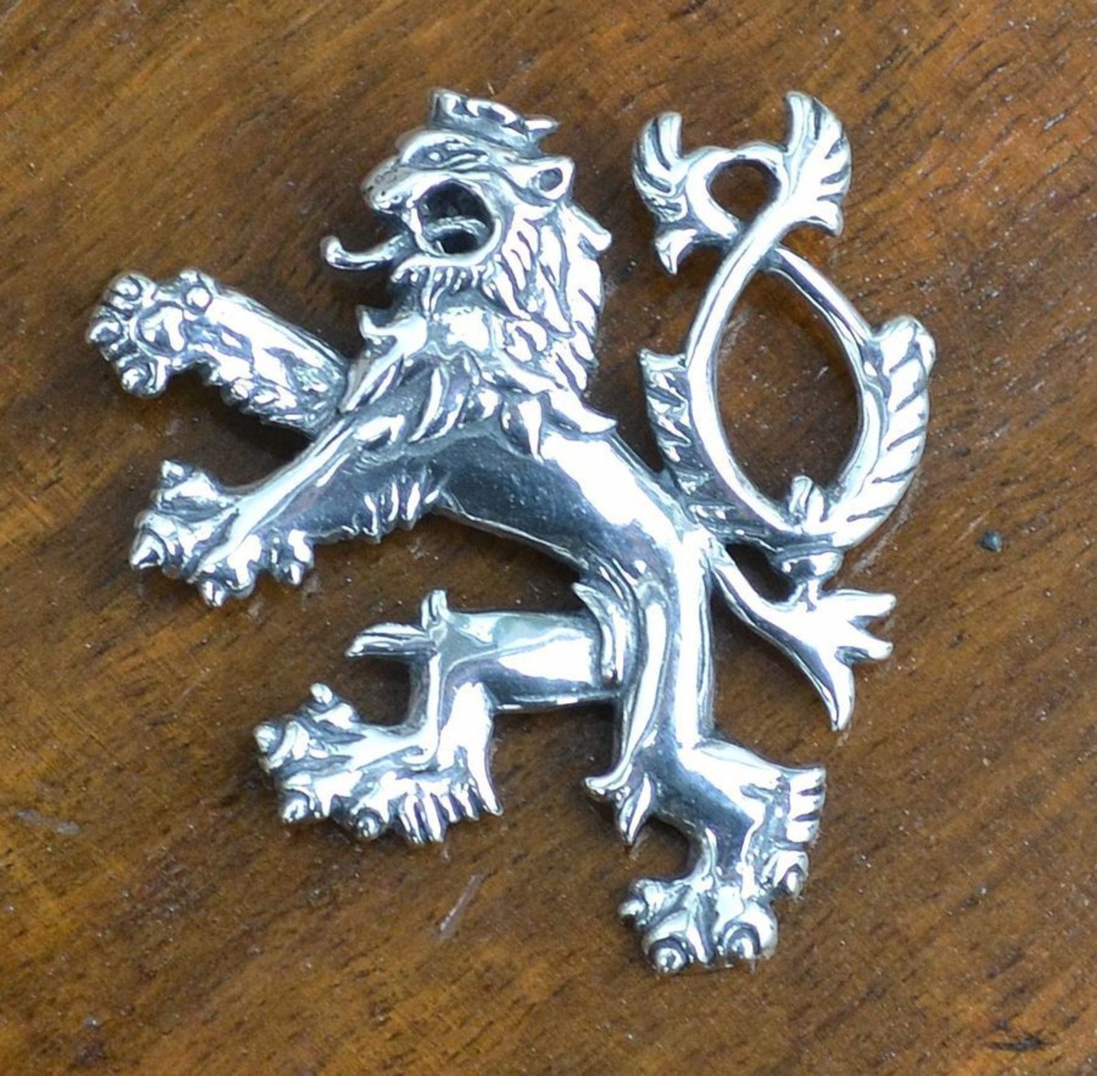 DOUBLE-TAILED LION, symbol of Bohemia, silver pendant Nous faisons ...