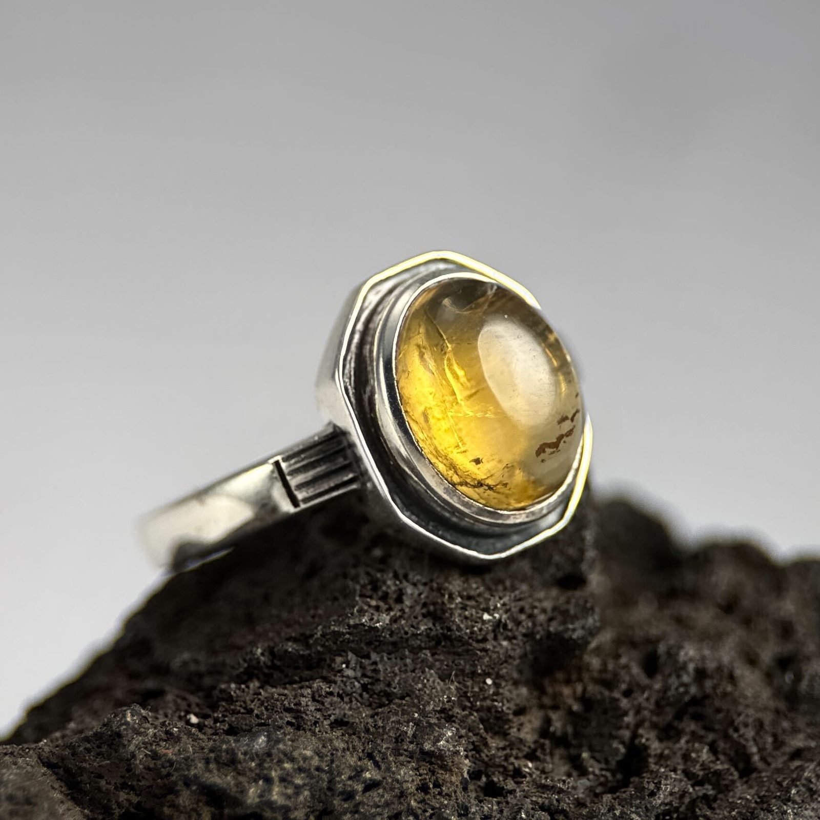 Medieval silver ring, citrine, Ag 925/1000 Wulflund