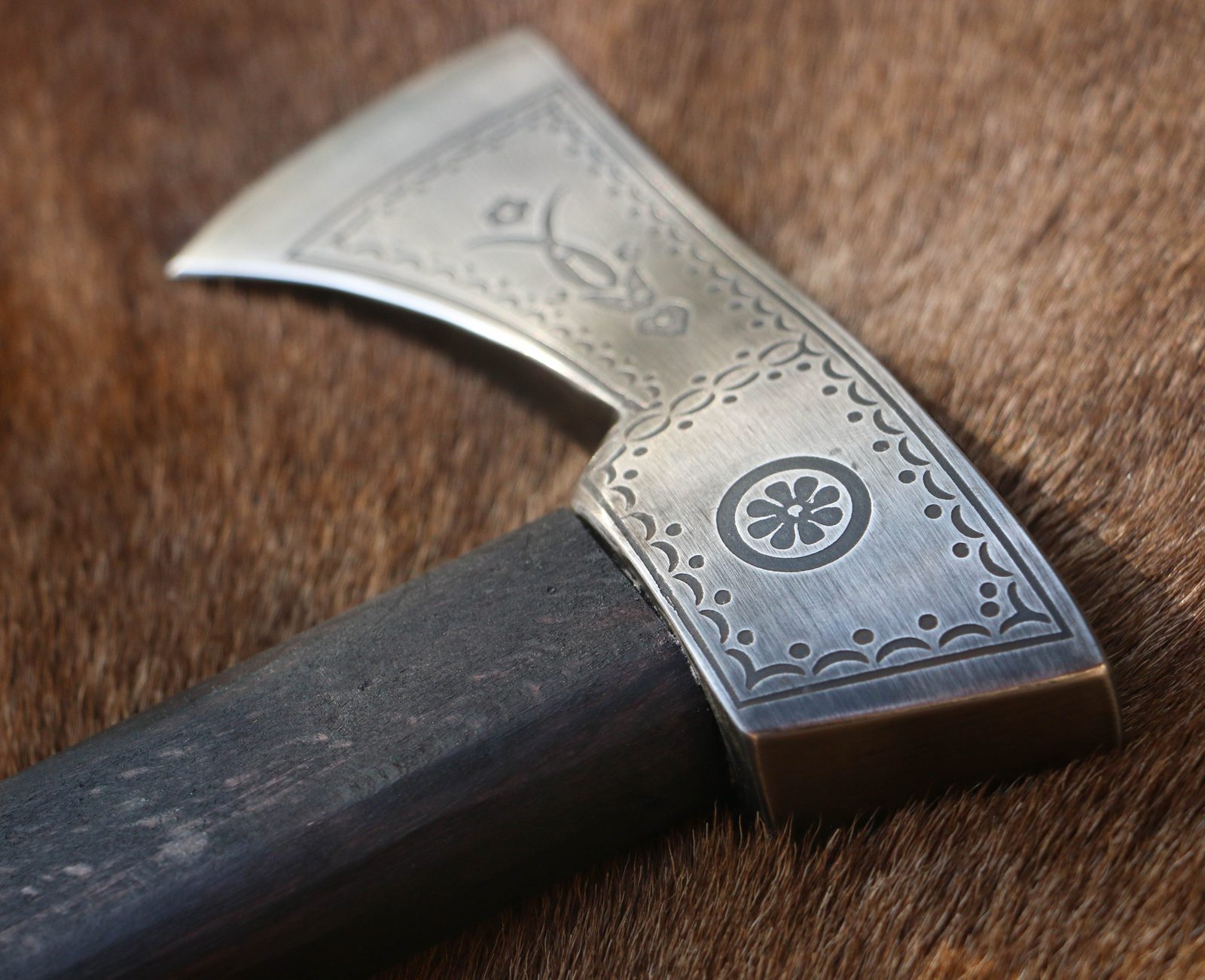 CARPATHIA VALASKA traditional forged Carpathian Axe - etched Wulflund