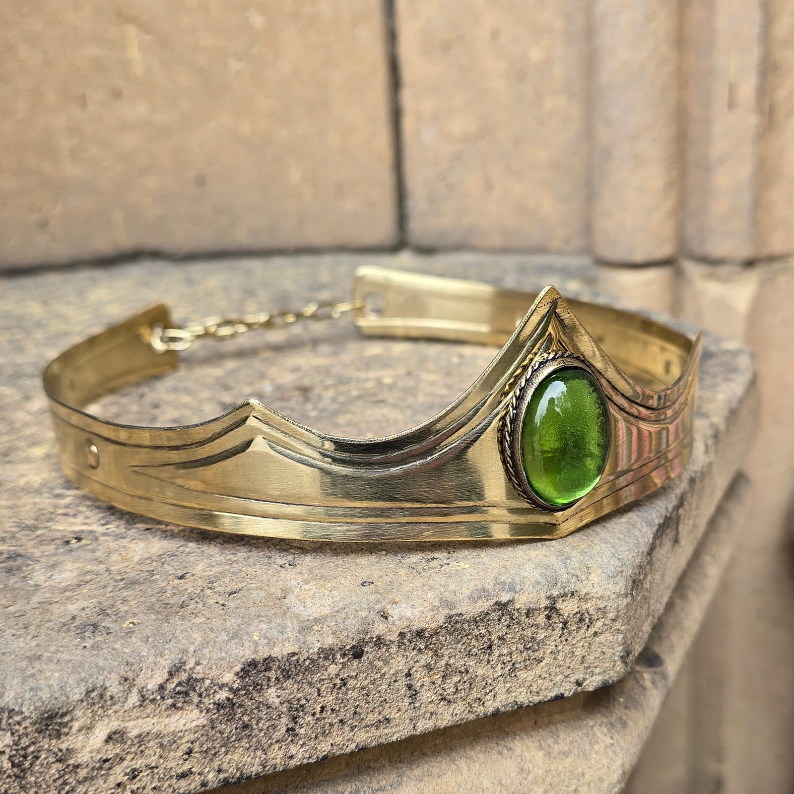 GRACIA - Crown, brass, moss green Wulflund