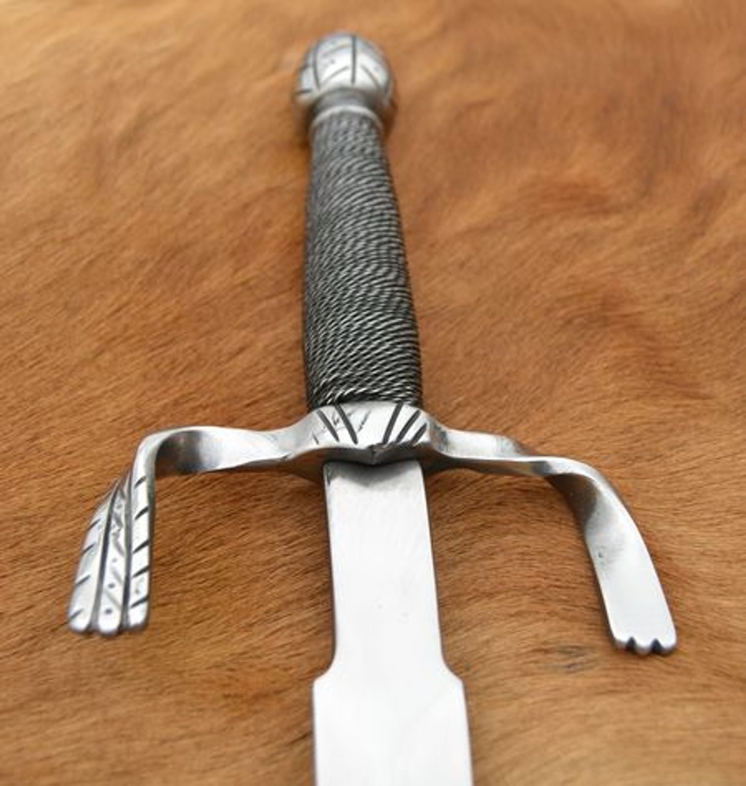 IGNATIO, dager with wire handle Drakkaria Practical daggers Daggers ...