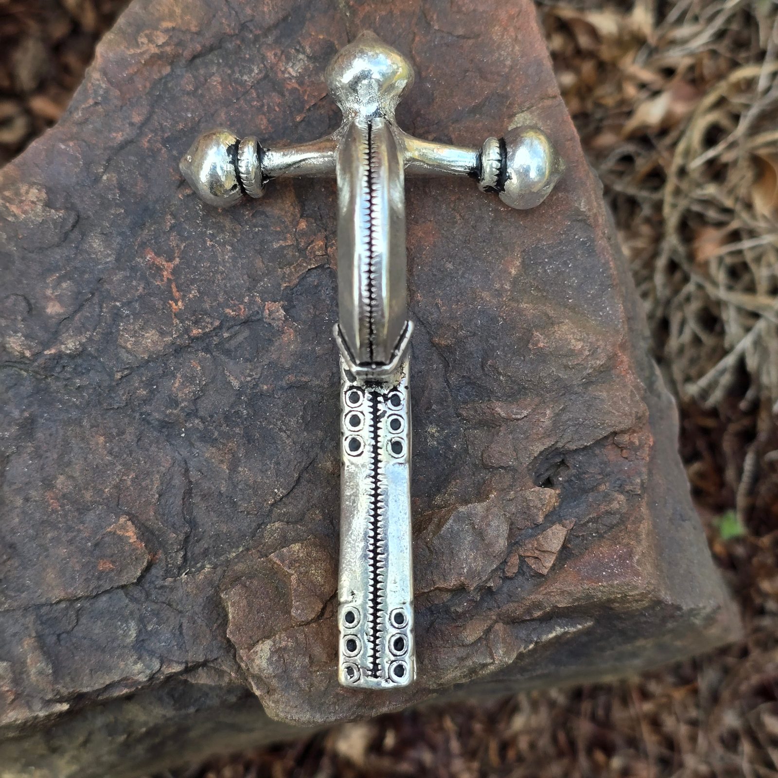 ROMAN MANTLE CLASP, Fibula, bronze, silver plated Brooches and buttons ...