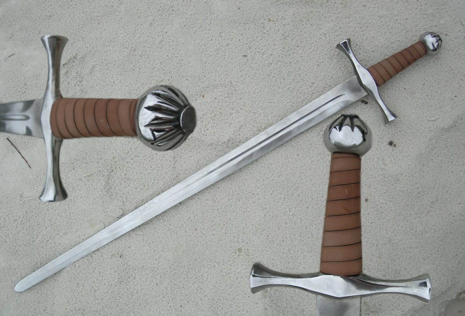 ÉPÉE À UNE MAIN - garde massive Drakkaria Épées médiévales Épées, Armes ...