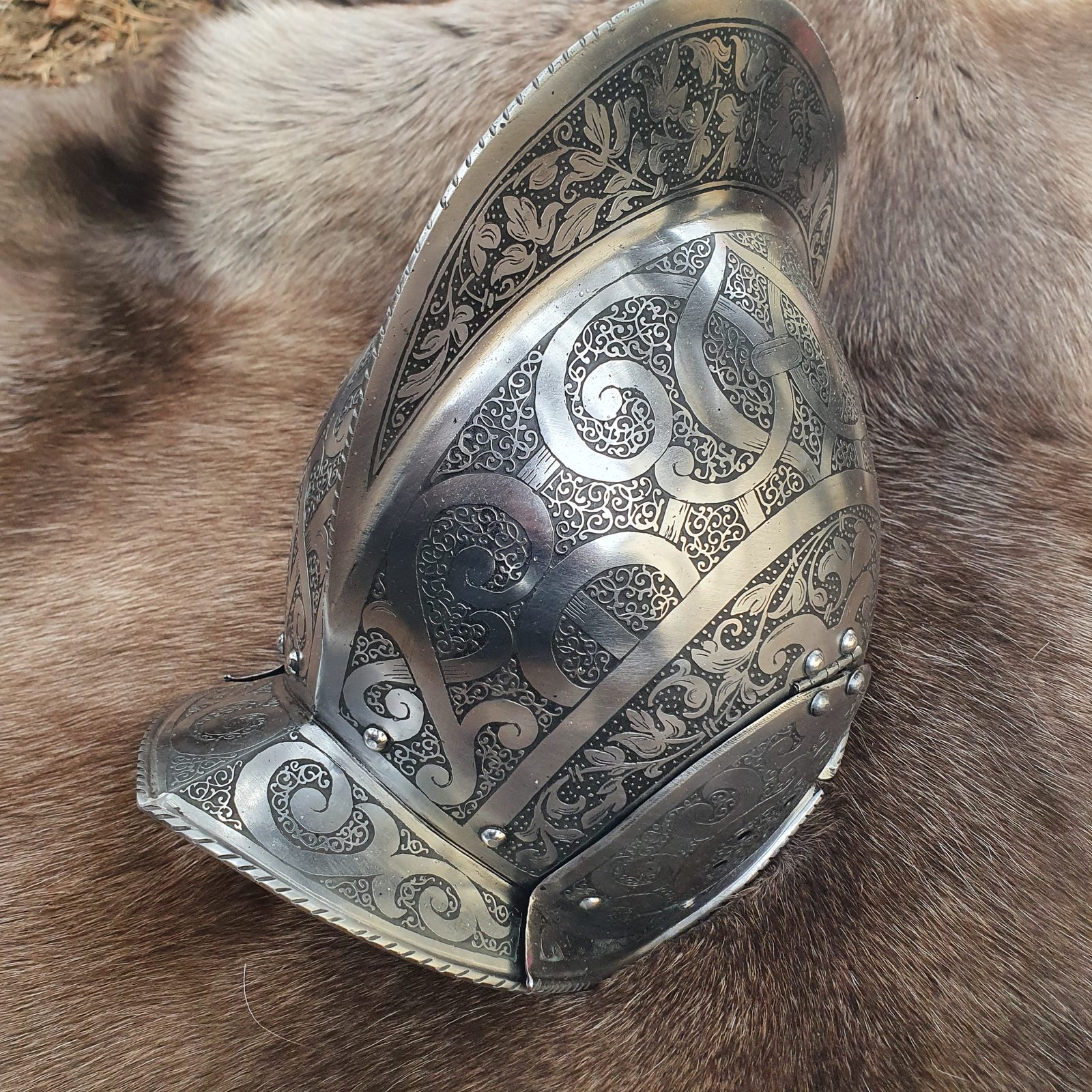 MORION luxury etched helmet Wulflund