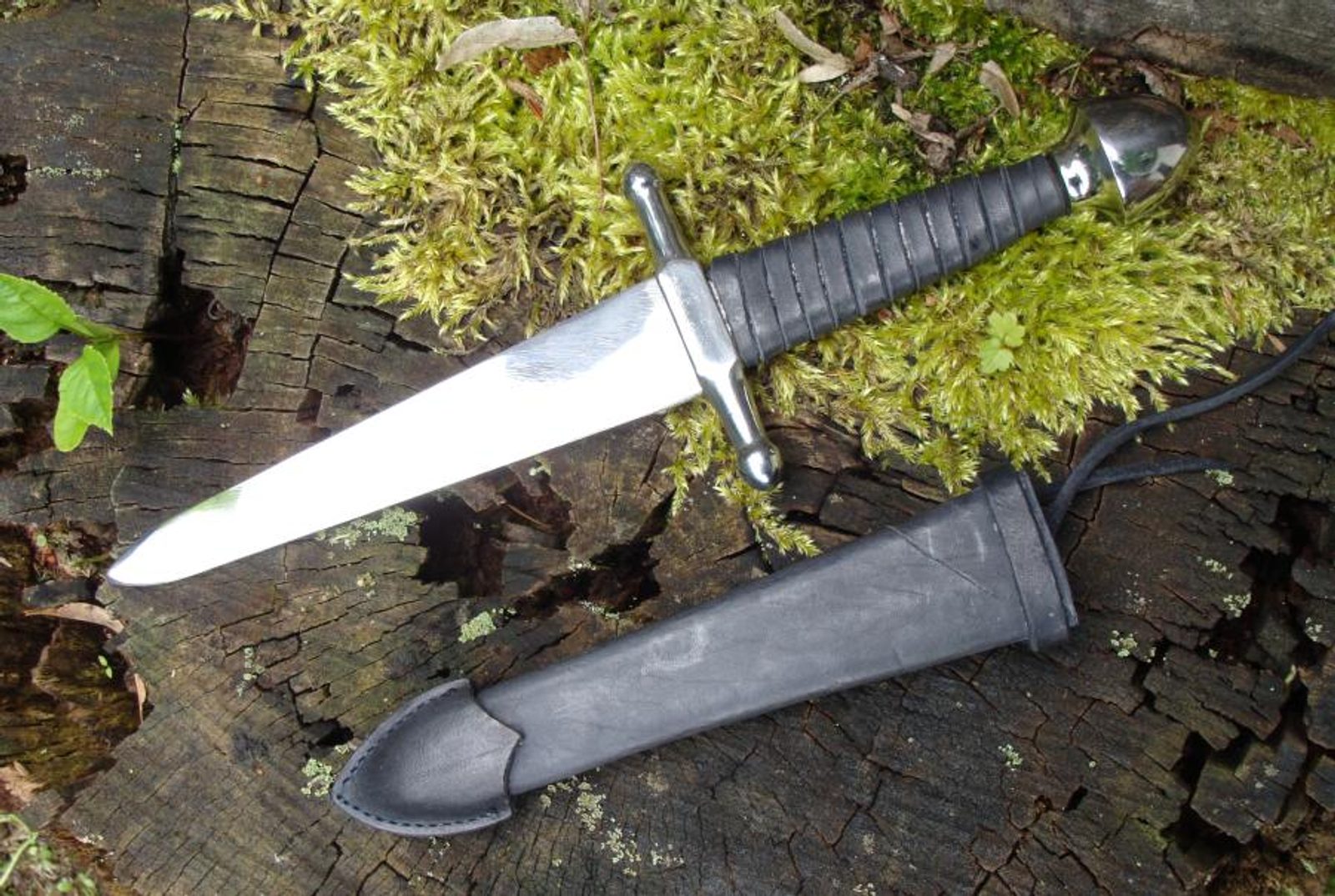 SMALL DAGGER with SCABBARD I Wulflund