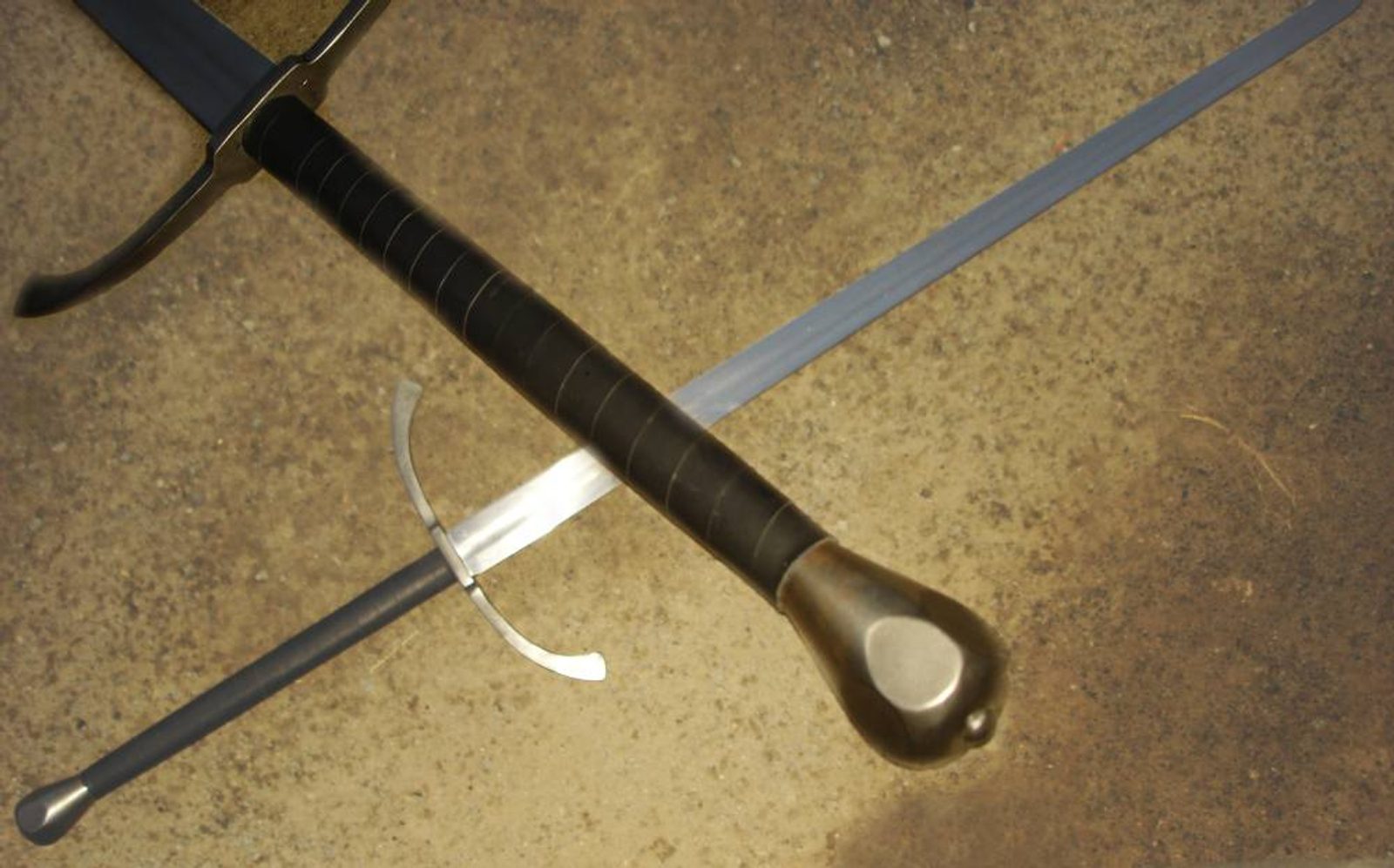 TWO HANDED SWORD - BASTARD - 2 HAND SWORD Wulflund