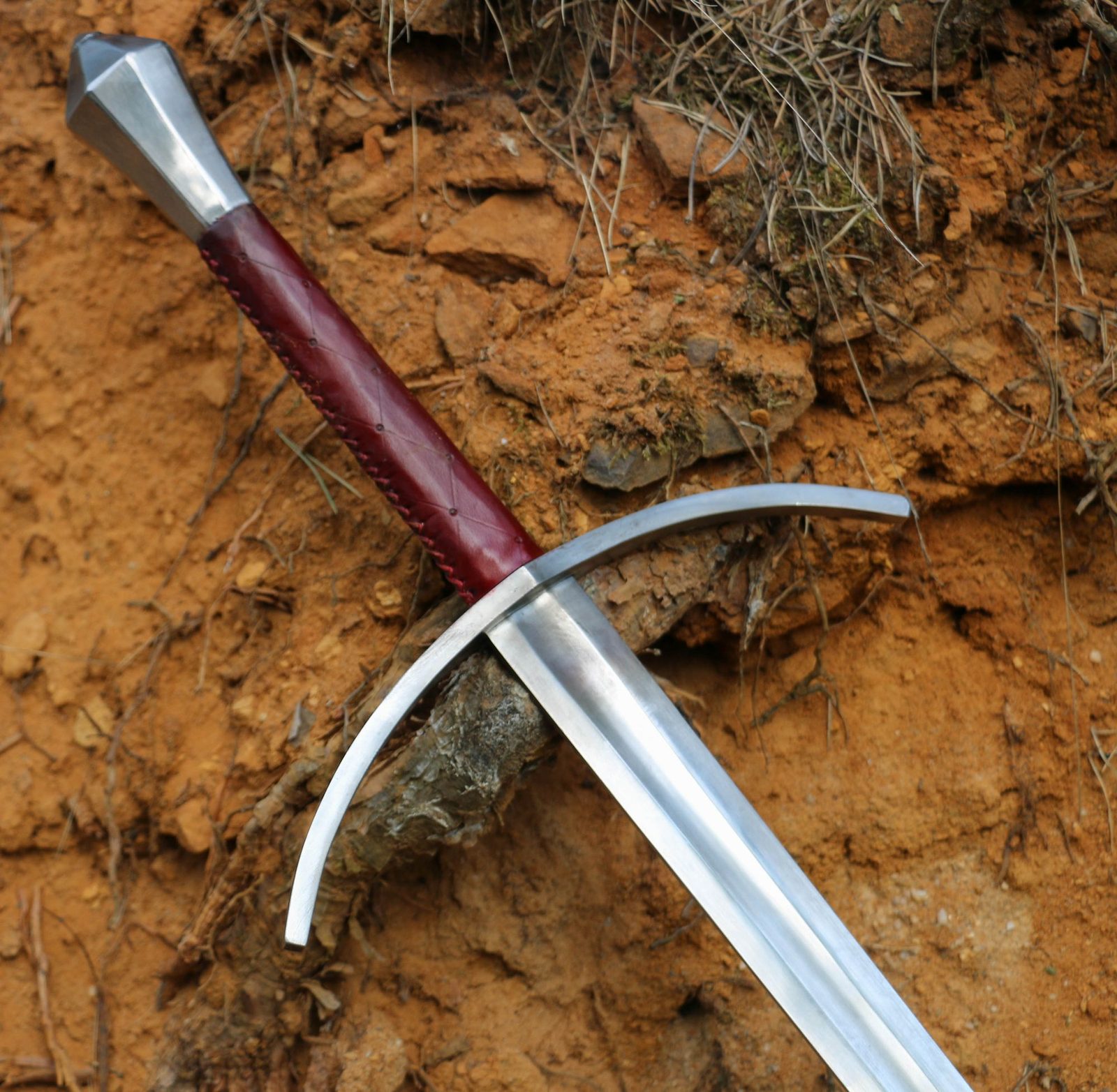 RUAN, medieval hand and a half sword Drakkaria Medieval swords Swords ...