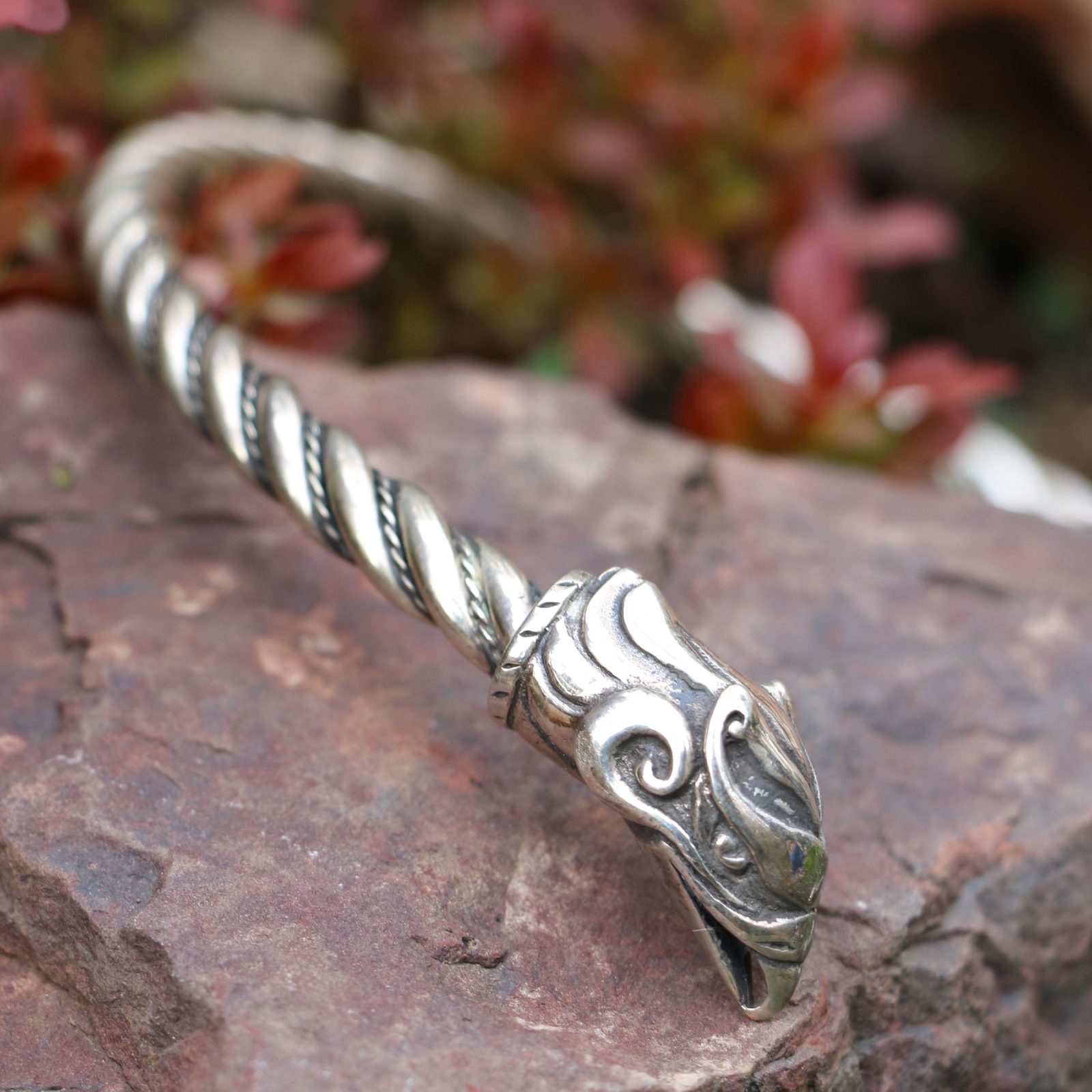 GRIFFIN, massive silver torc Wulflund