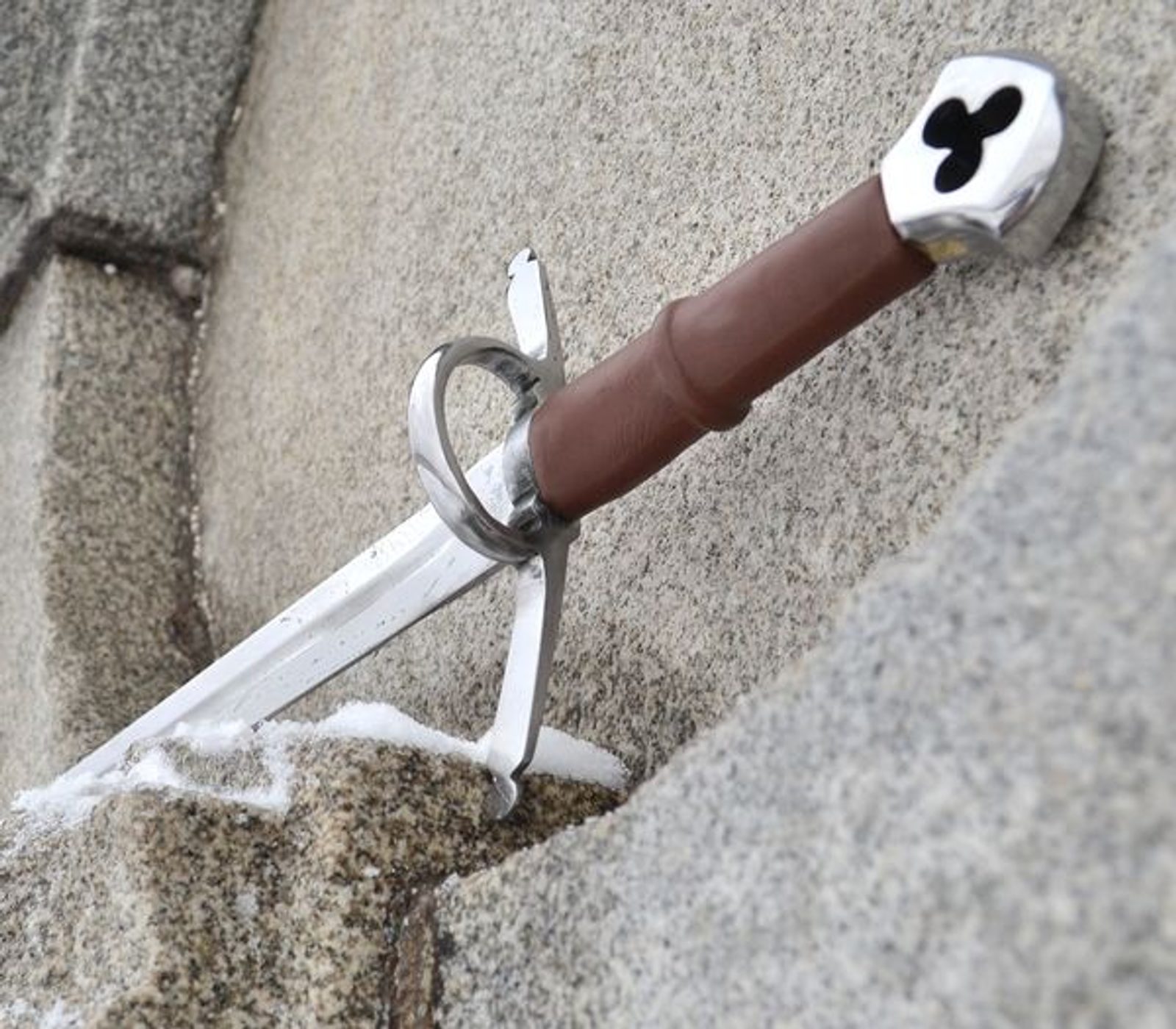 Trefoil, sword with ring Wulflund