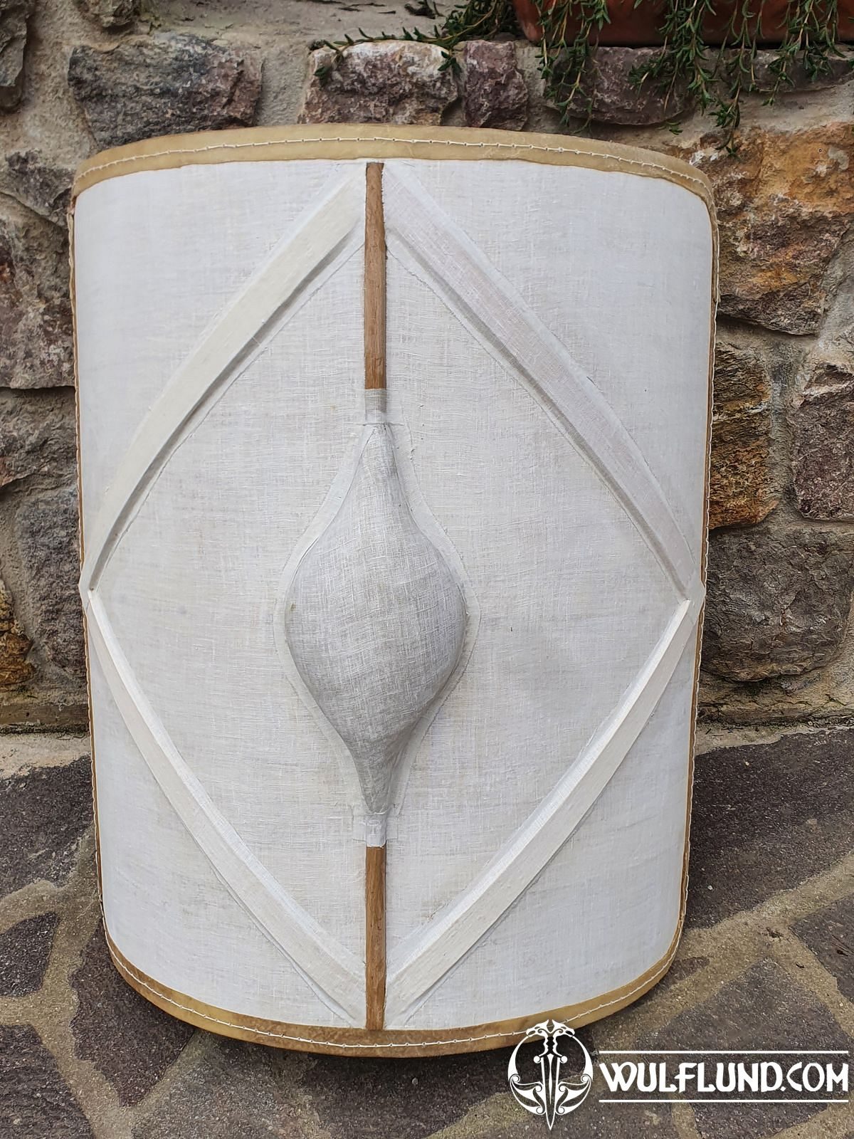 GLADIATOR'S SHIELD, Scutum, Pompeii Living history shields Shields ...