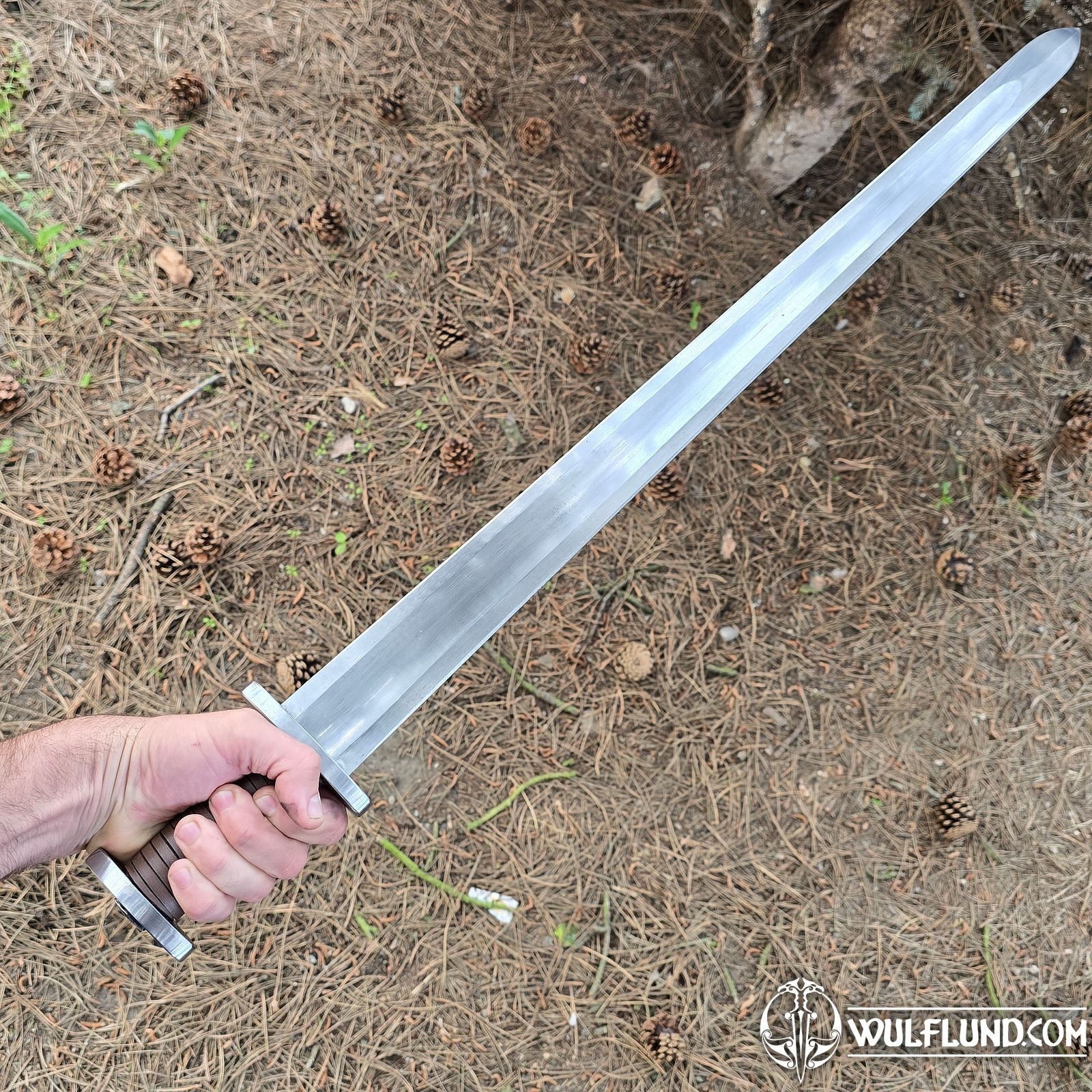 Viking Sword Petersen type M Drakkaria Viking swords Swords, Weapons ...