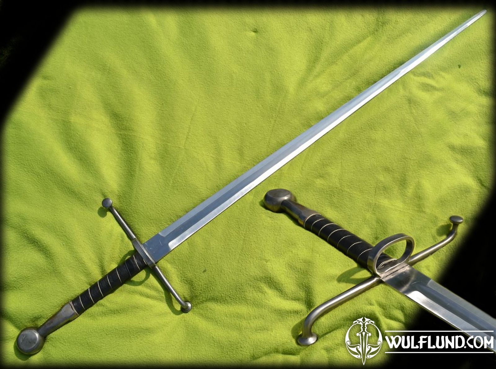 LONG HAND AND A HALF SWORD WITH A RING GUARD Other swords Weapons Wulflund