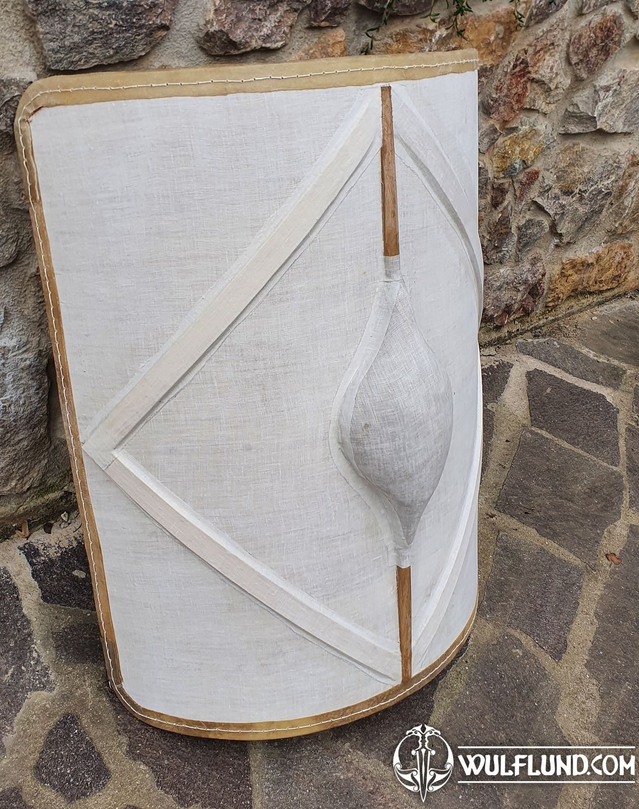 GLADIATOR'S SHIELD, Scutum, Pompeii Living history shields Shields ...