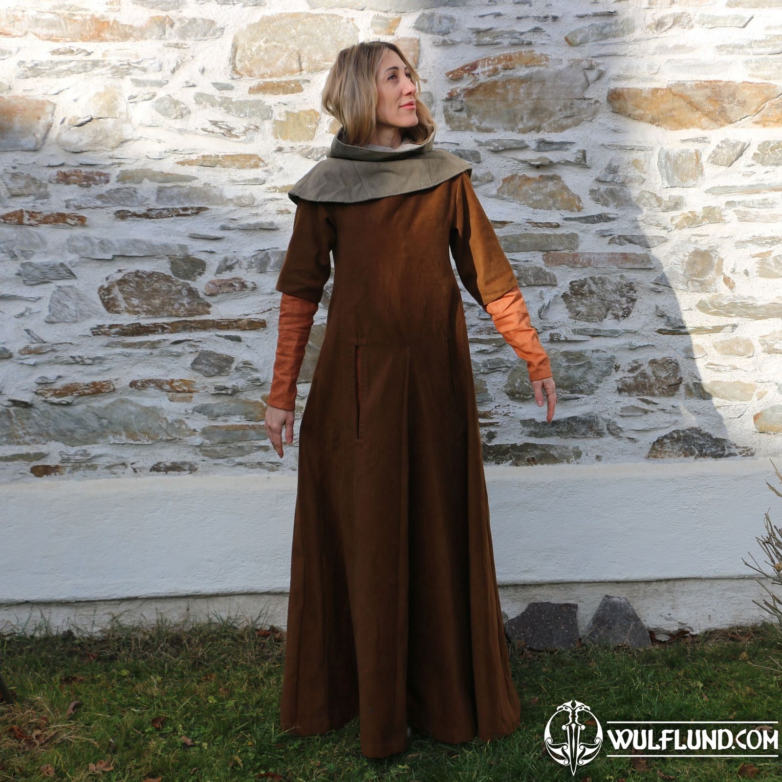 WOMEN'S MEDIEVAL CLOTHING - middle class bourgeois woman, 2nd half of ...